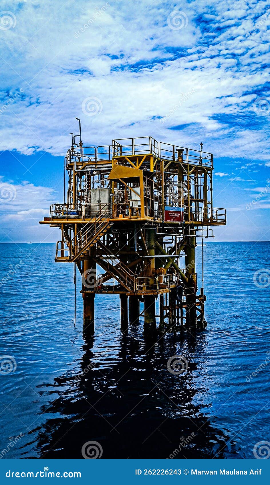 Sts Platform Stock Photos - Free & Royalty-Free Stock Photos from Dreamstime