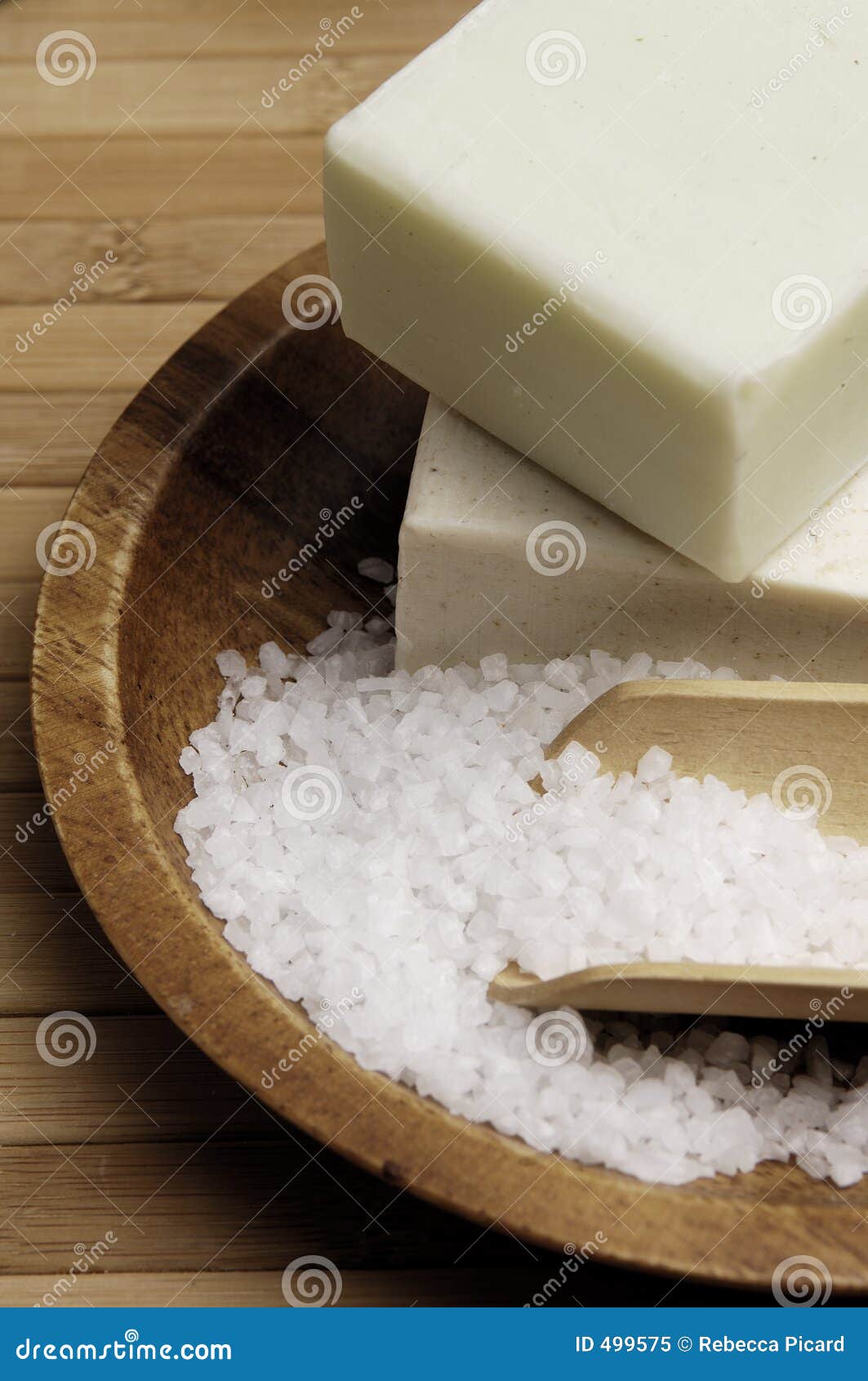 Sel de mer et savon normal image stock. Image du aromathérapie - 499575