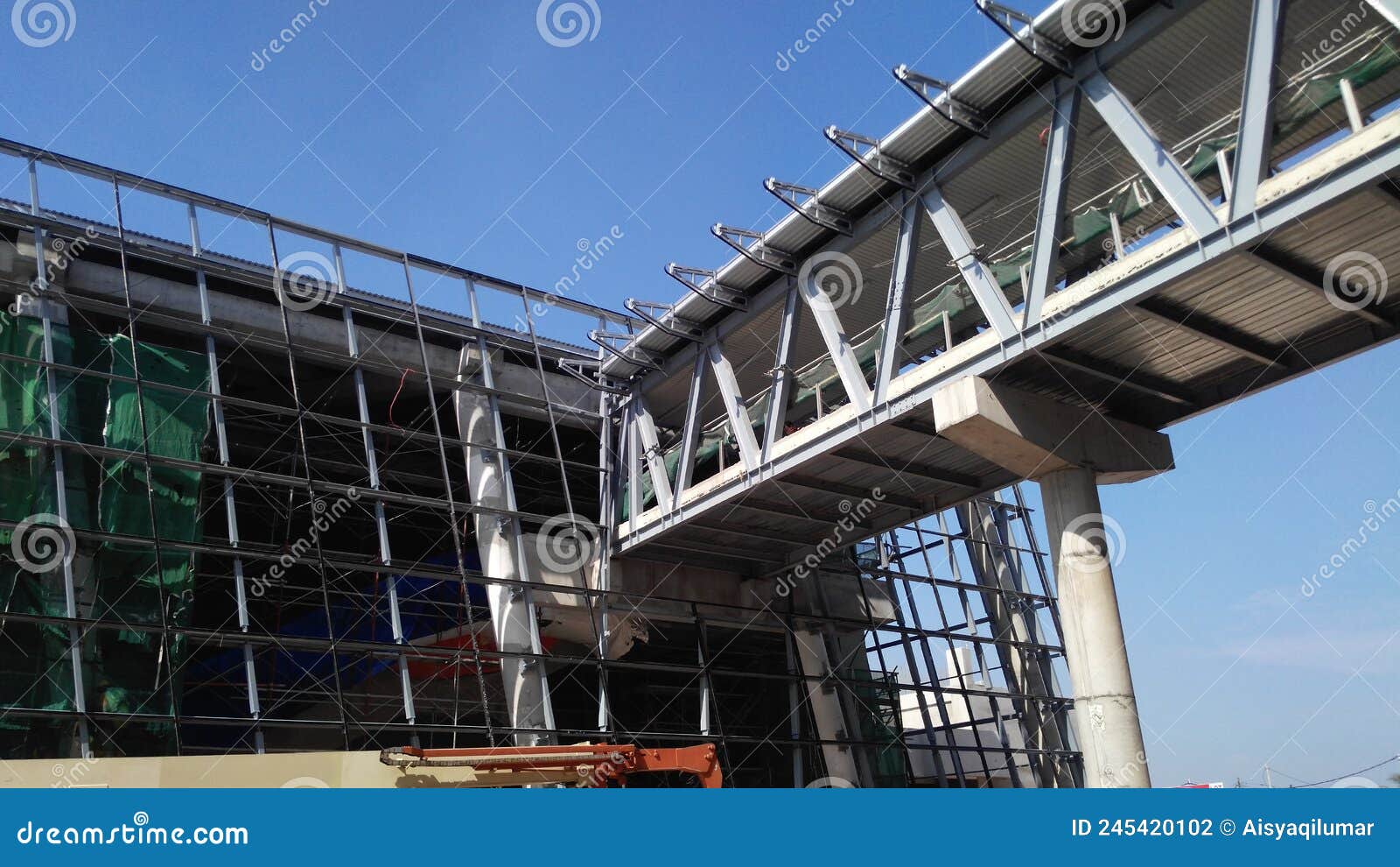 A Steel Structure Connecting Bridge is Under Construction. Editorial ...