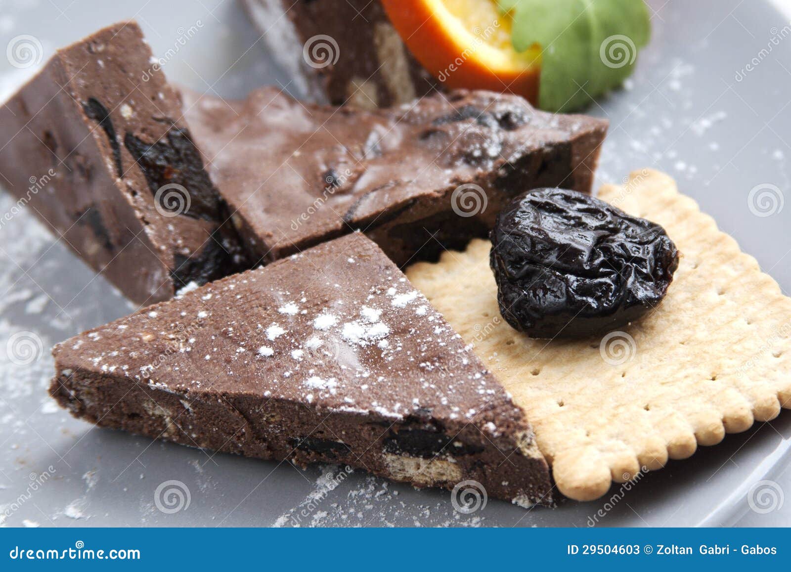 Selbst Gemachte Schokolade Mit Keks Und Pflaumen Stockbild - Bild von ...