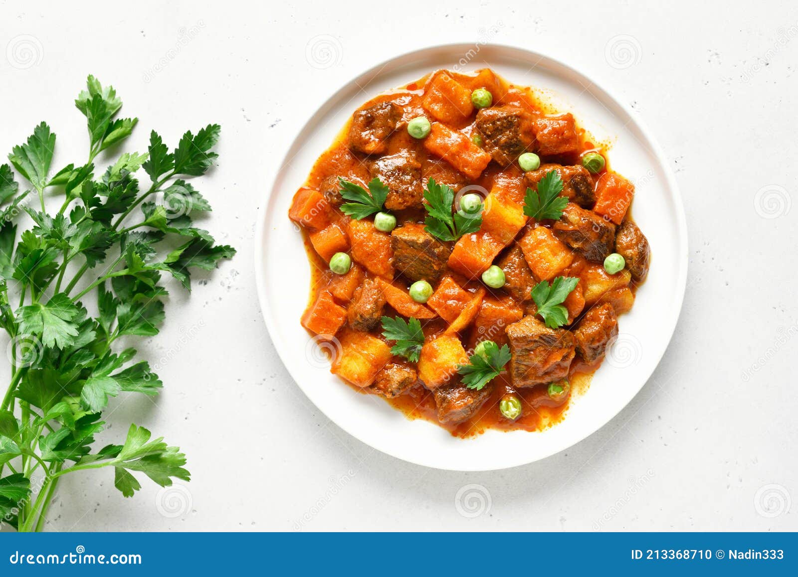 Selbst Gemachter Rindereintopf Mit Kartoffeln Und Karotten Stockfoto