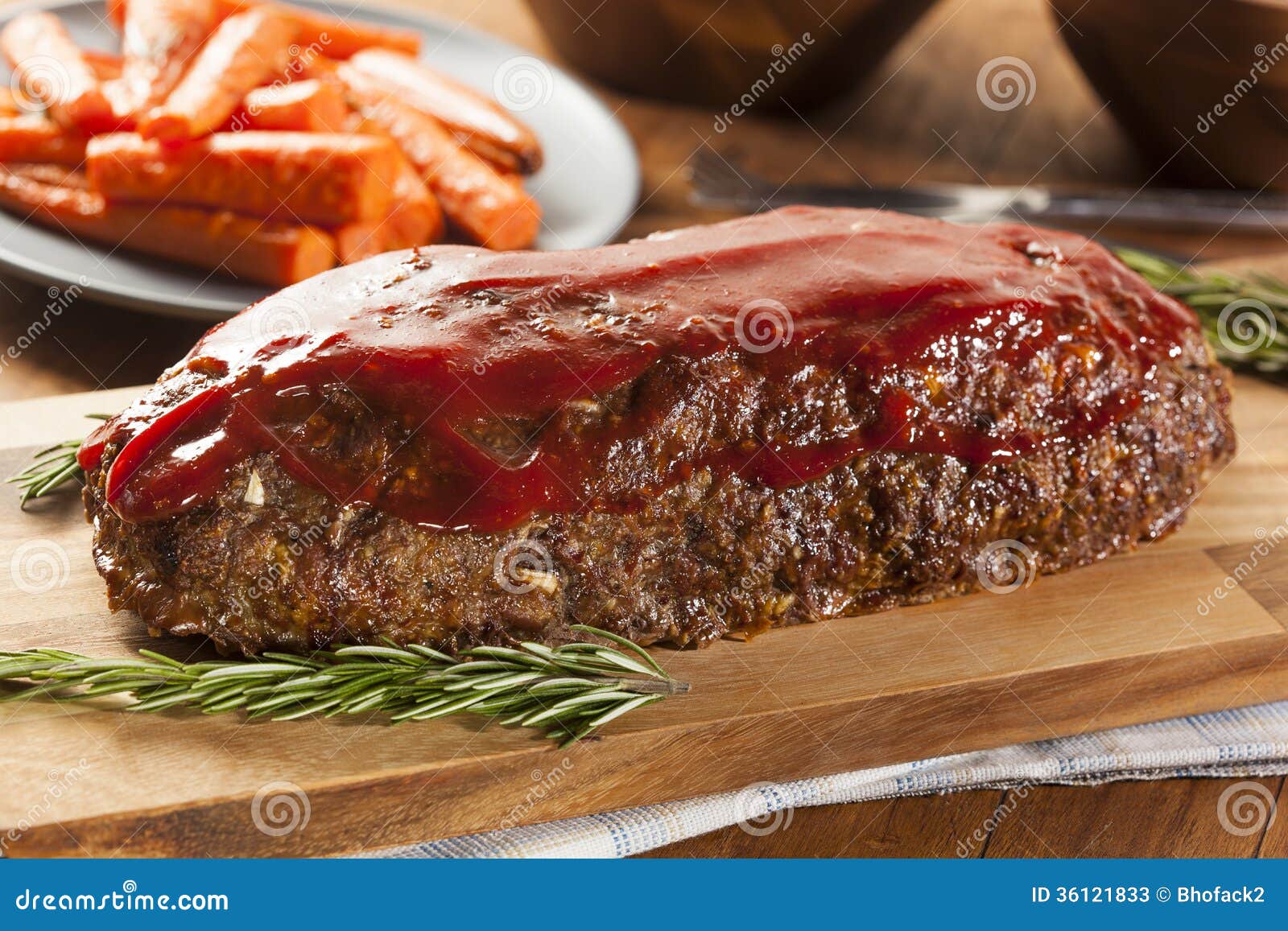 Selbst Gemachter Rinderhackfleisch-Hackbraten Stockbild - Bild von ...