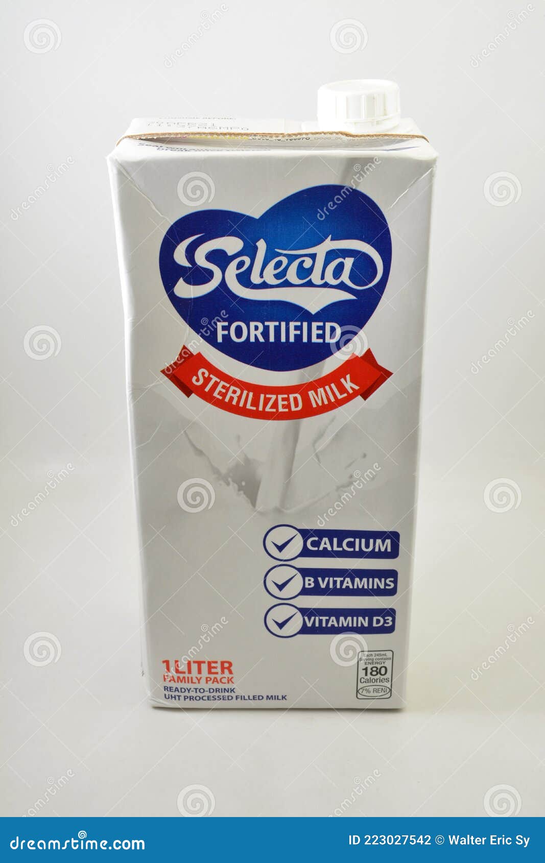 Selecta Fortified Sterilized Milk in Manila, Philippines Editorial ...