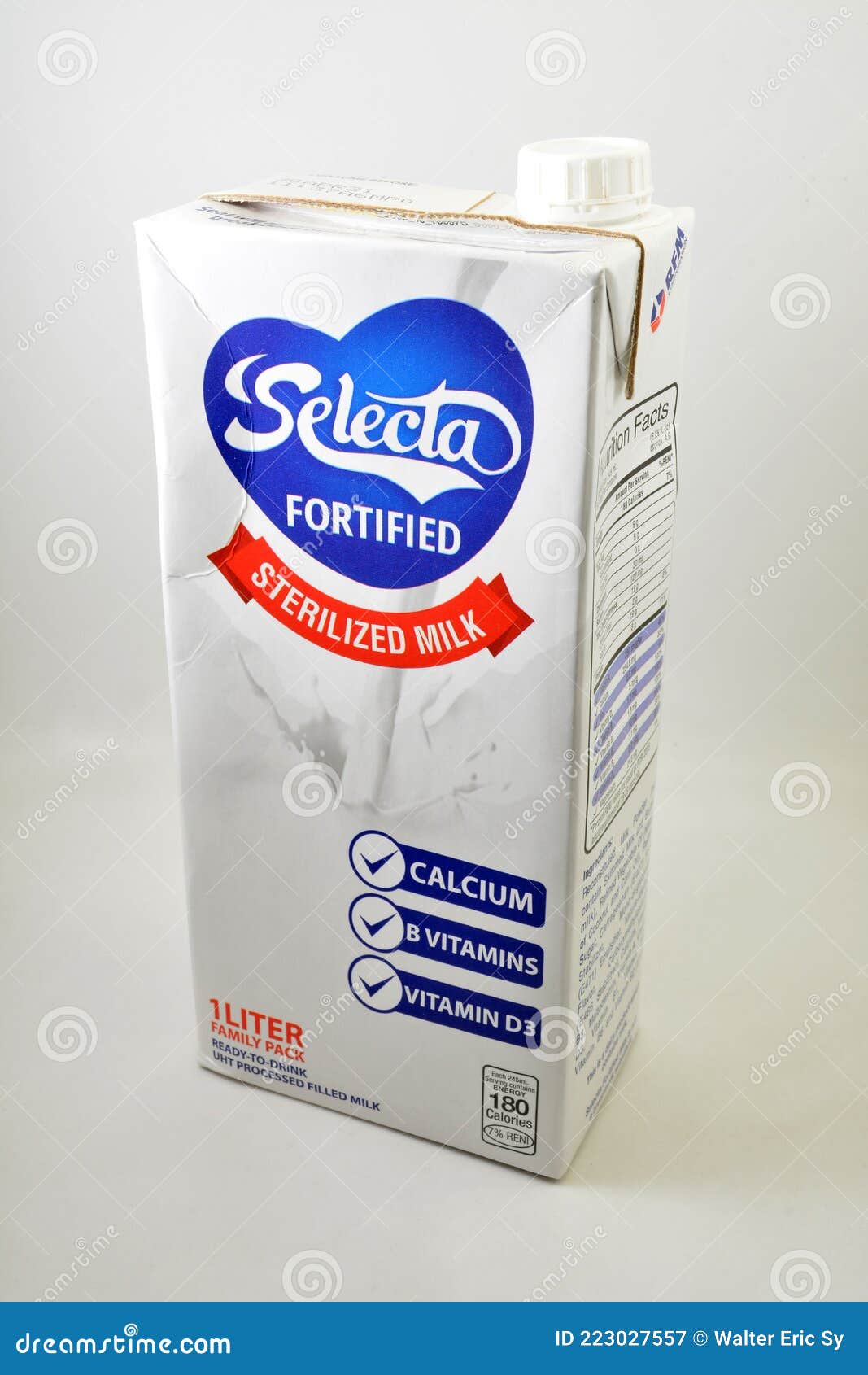 Selecta Fortified Sterilized Milk in Manila, Philippines Editorial ...