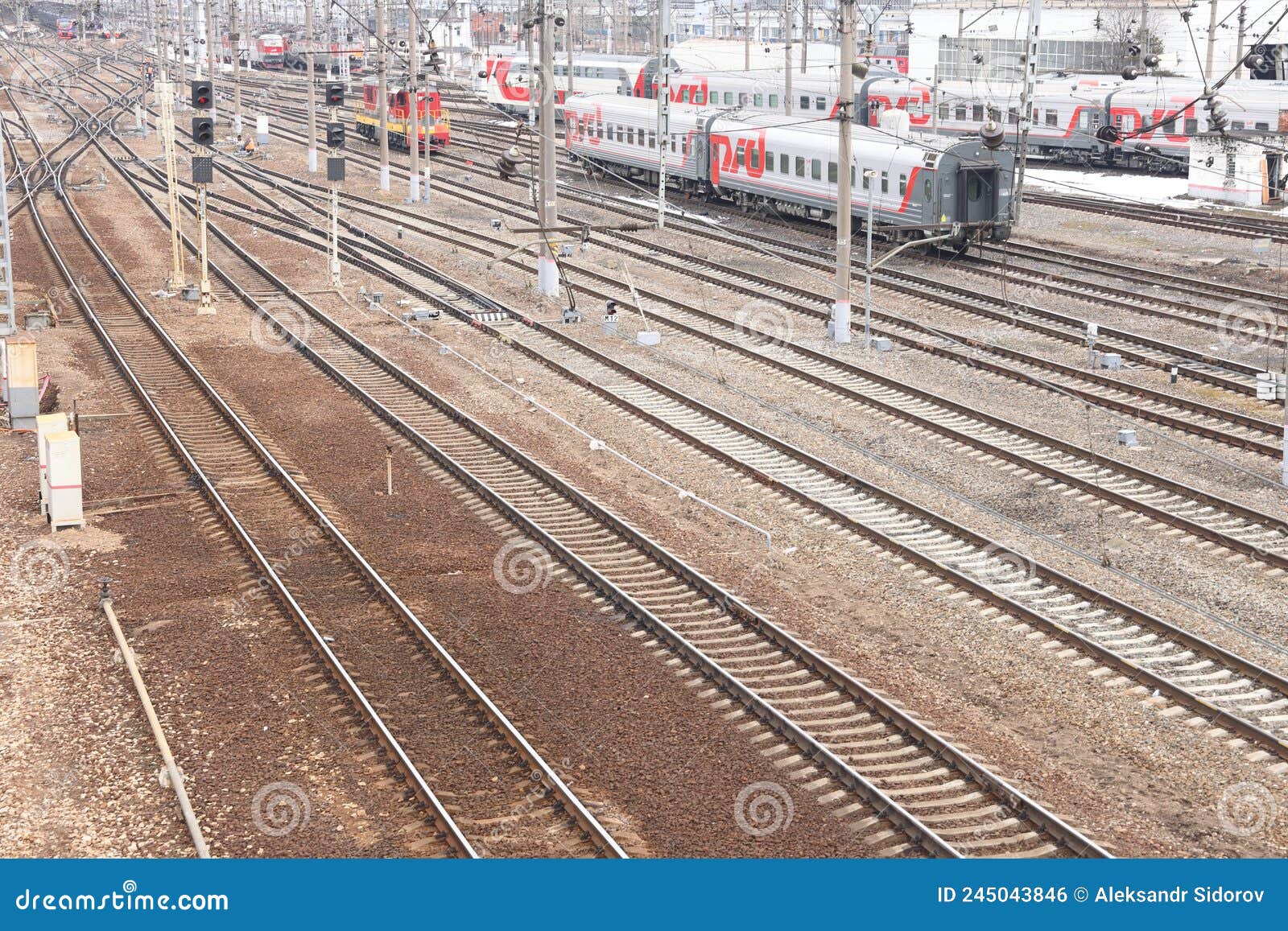 Selective Electric Train Electrification System. Ground Contact Network ...
