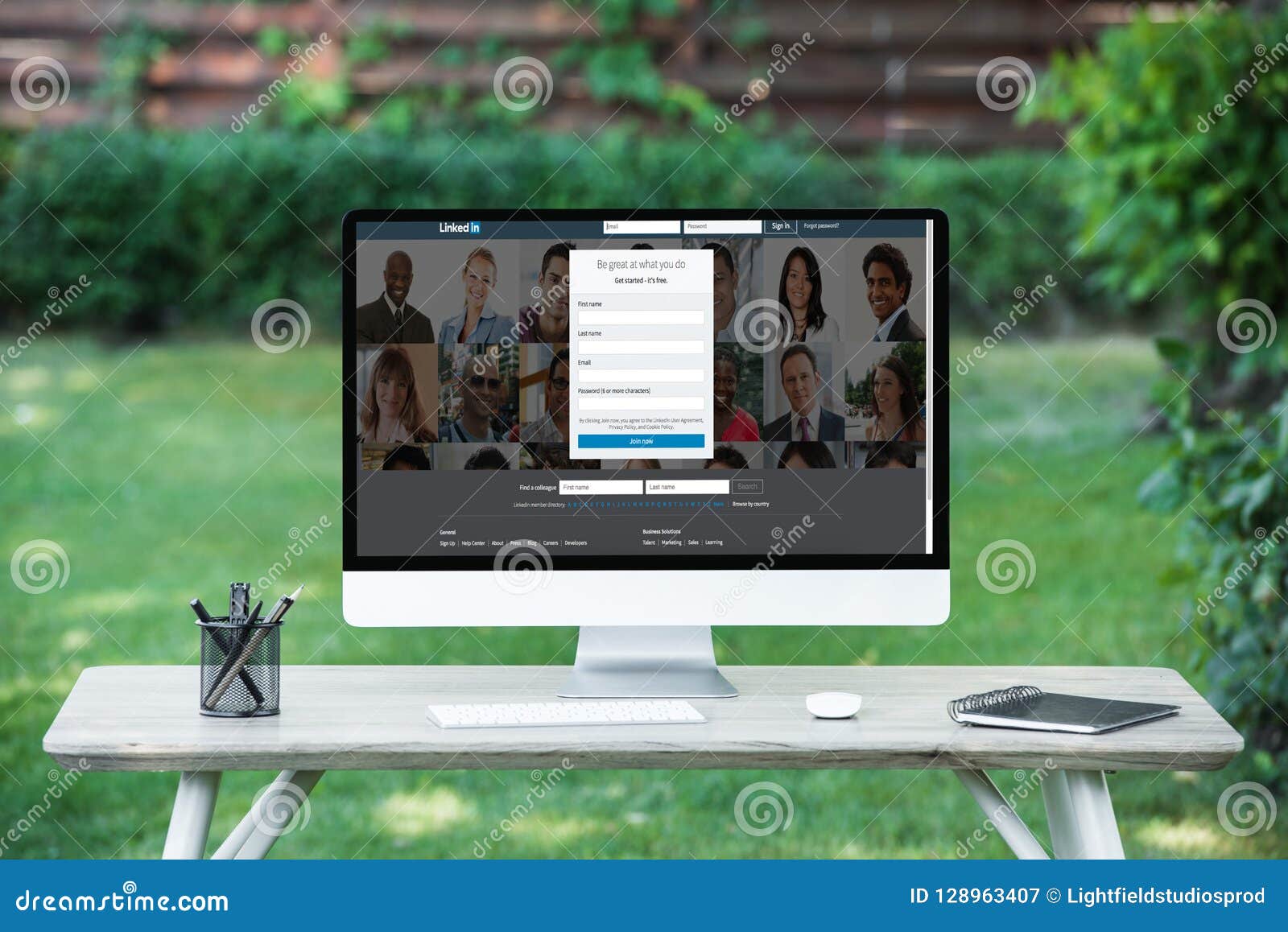 Selective Focus of Computer with Linkedin Website at Table Editorial ...