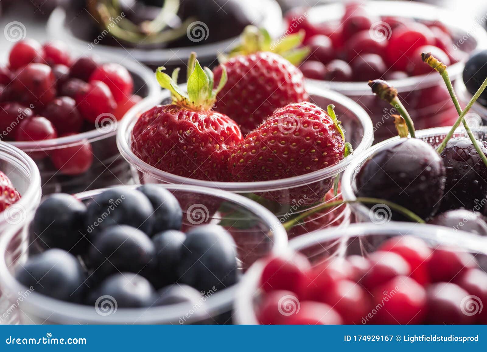 Selective Focus of Cranberries, Strawberries, Blueberries and Cherries ...