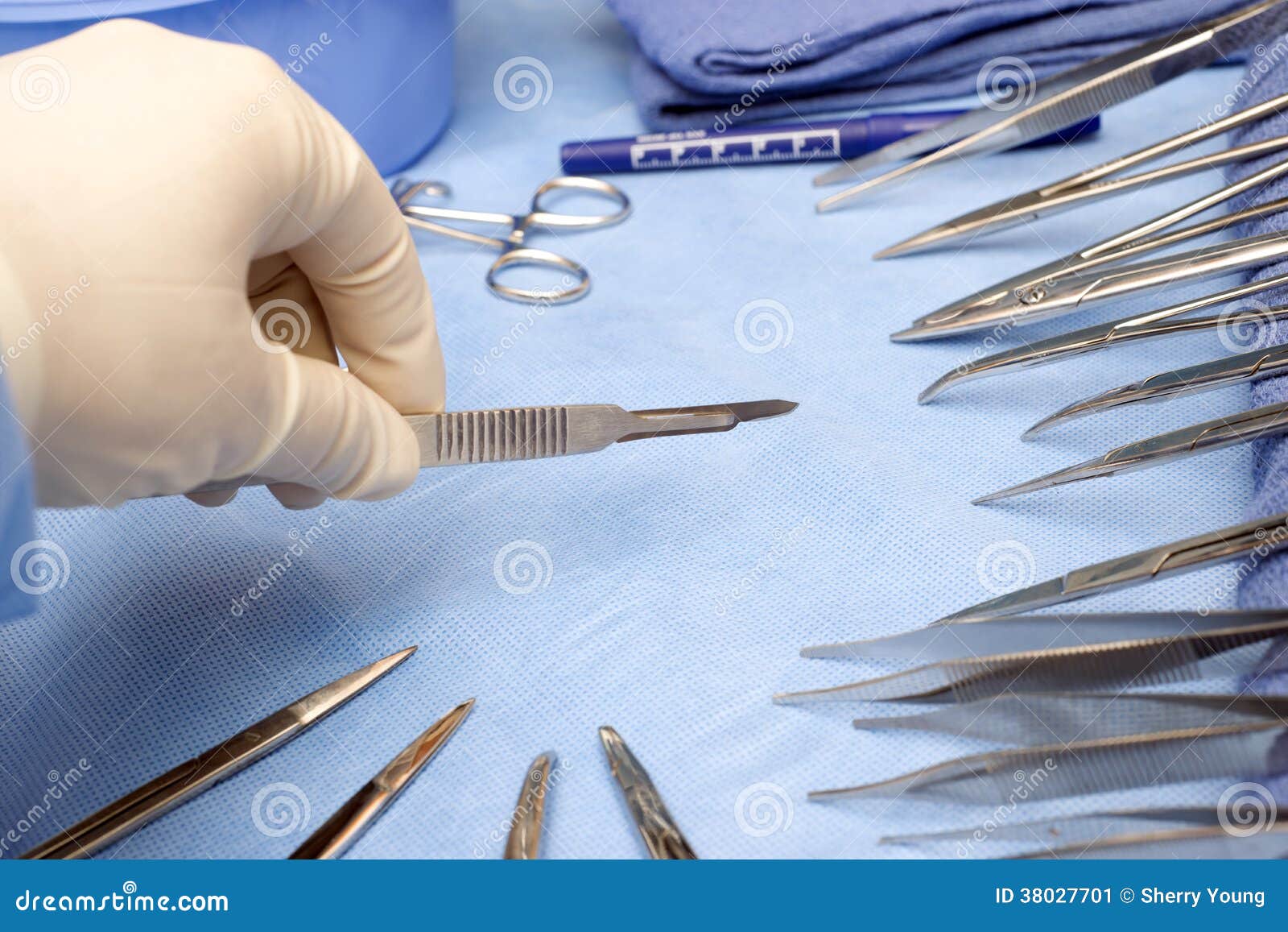 Selezione del bisturi immagine stock. Immagine di ospedale - 38027701