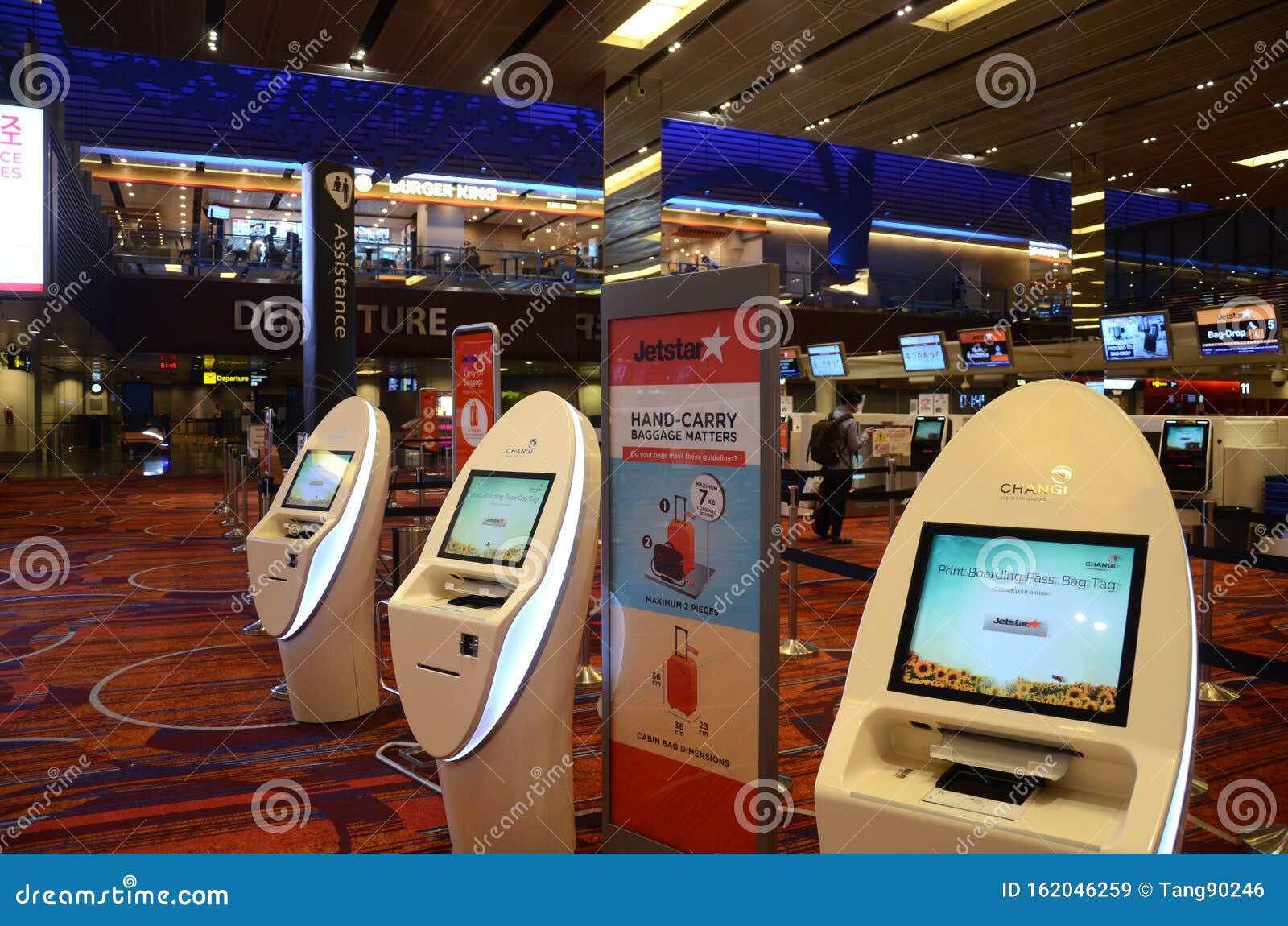 Self Check-in Counters at Singapore Changi Airport Editorial Stock ...