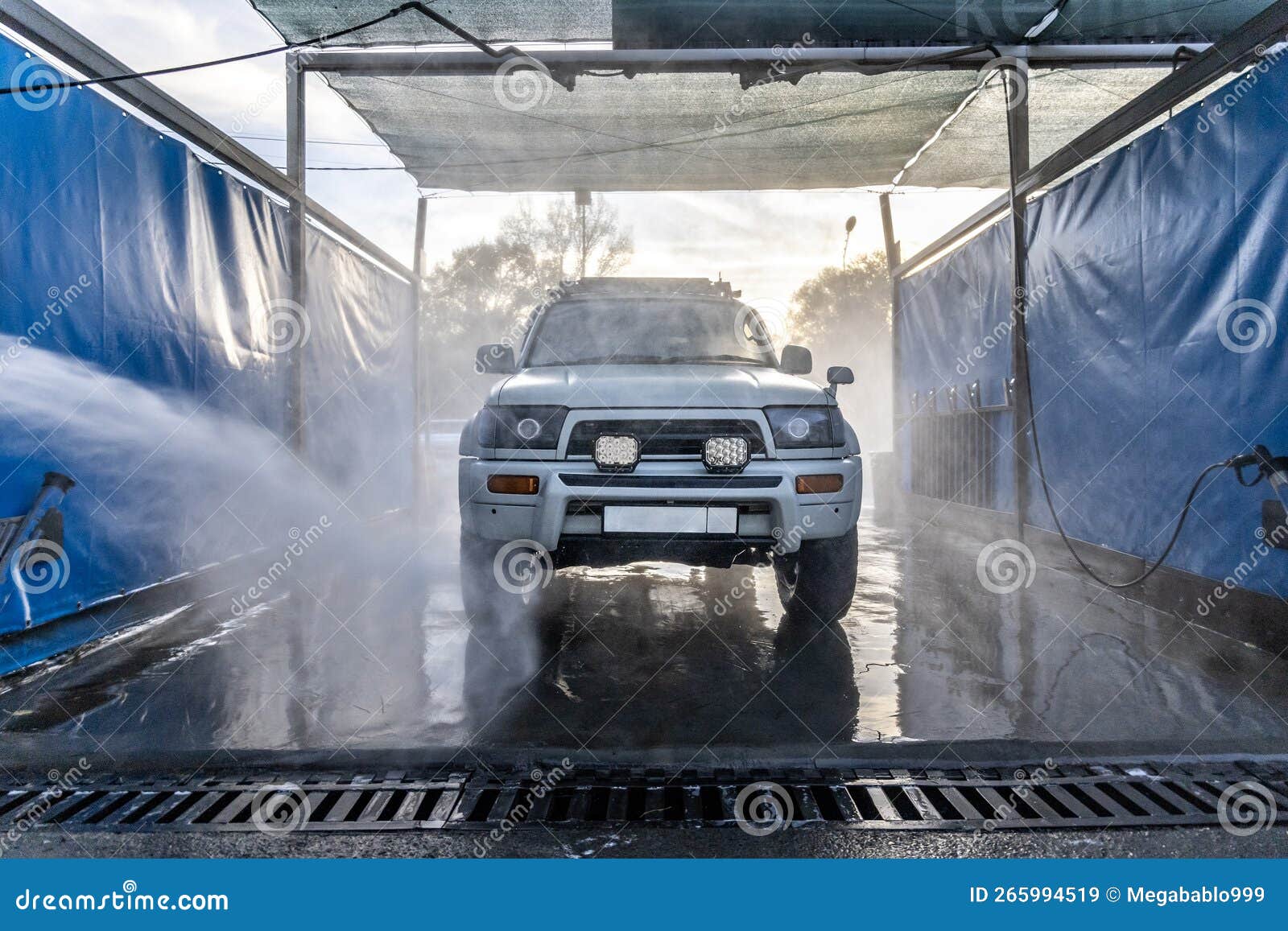 Self Clean Car Wash with White Car Stock Image - Image of wash, spray ...