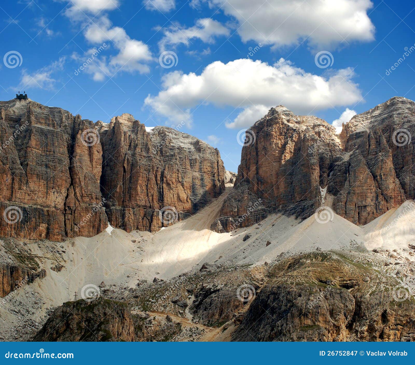 Sella, alpi dell'Italia immagine stock. Immagine di collina - 26752847