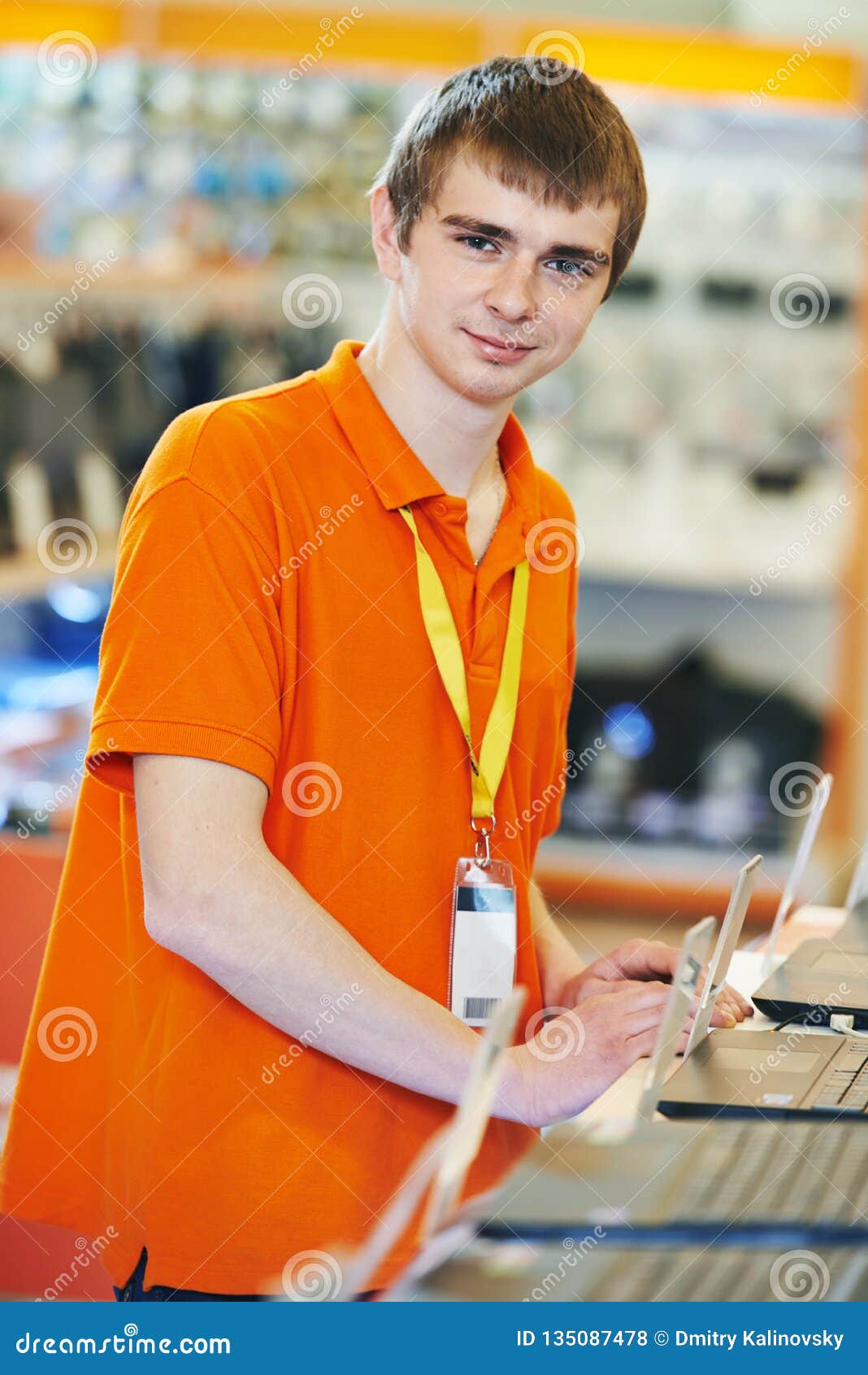 Seller at computer store stock photo. Image of assistance - 135087478