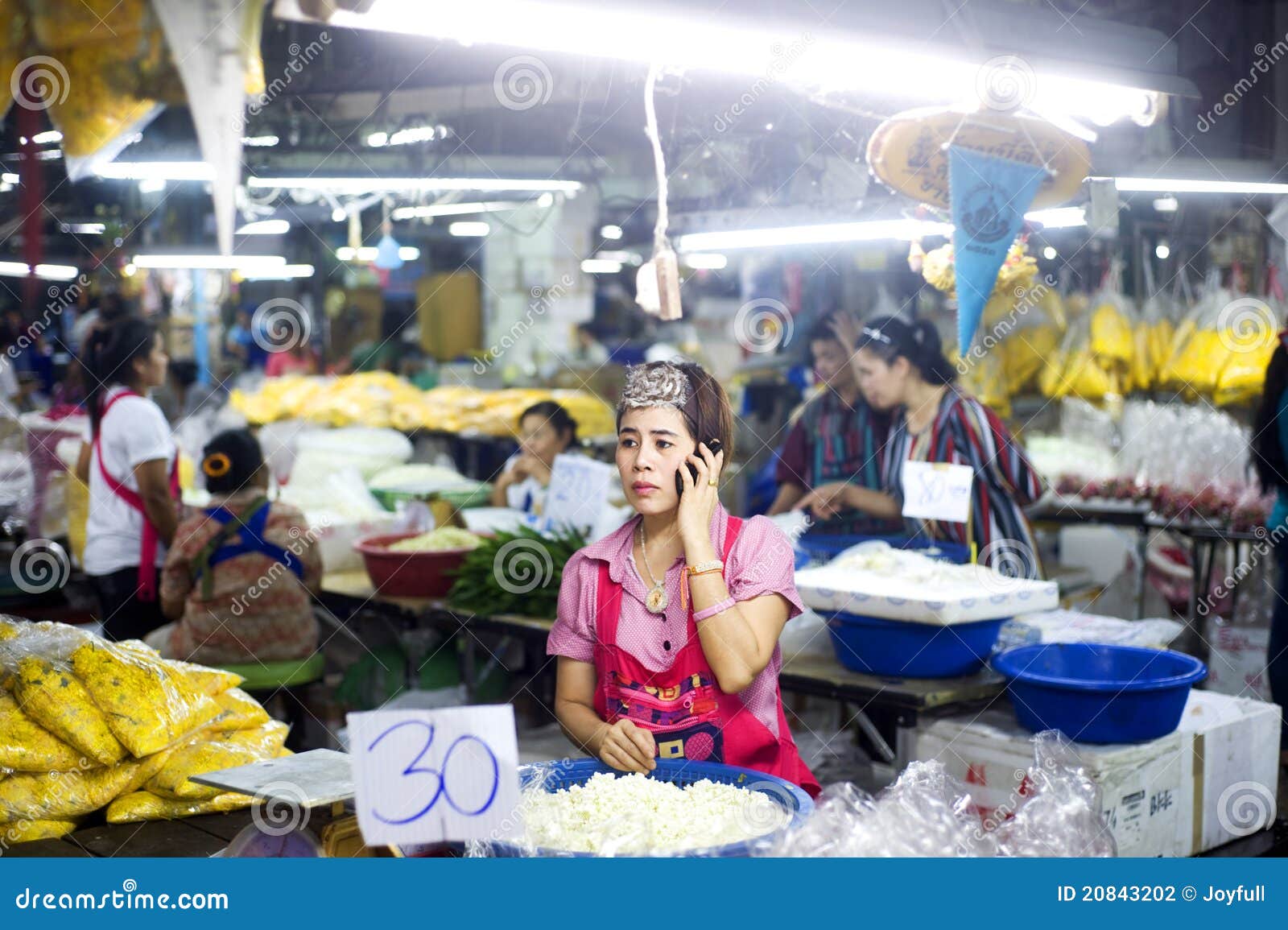 Seller at local market editorial photography. Image of crowded - 20843202