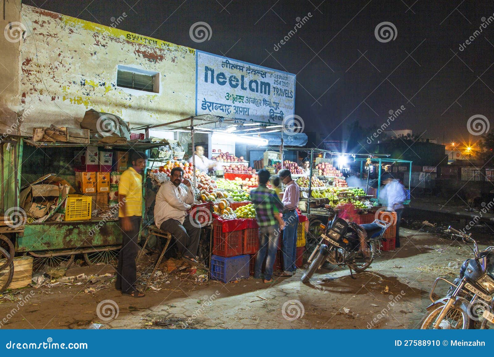 Seller at the Vegetable Night Market Editorial Image - Image of indian ...
