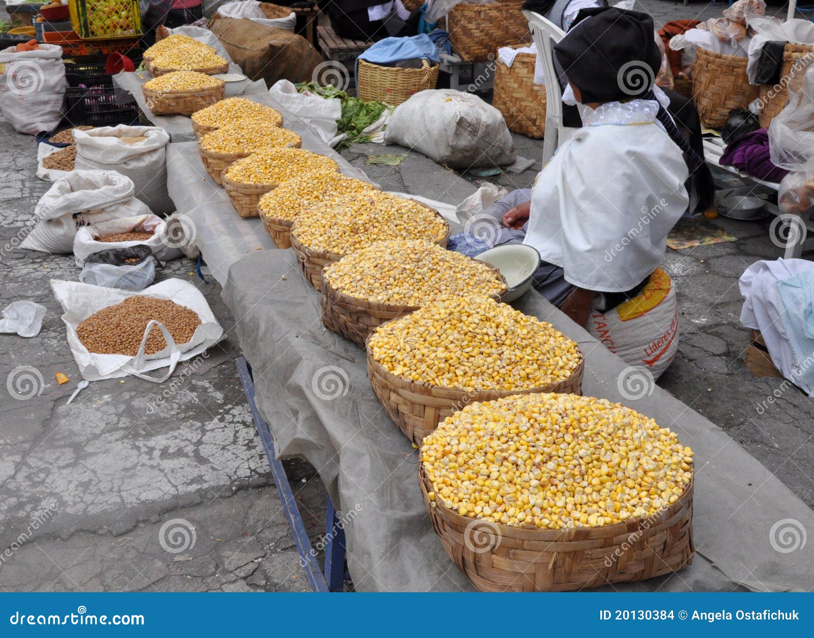 Selling Corn in Ecuador editorial stock image. Image of diet - 20130384