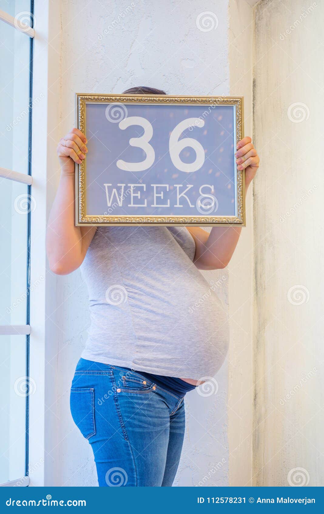 36 semanas del embarazo imagen de archivo. Imagen de paternidad - 112578231