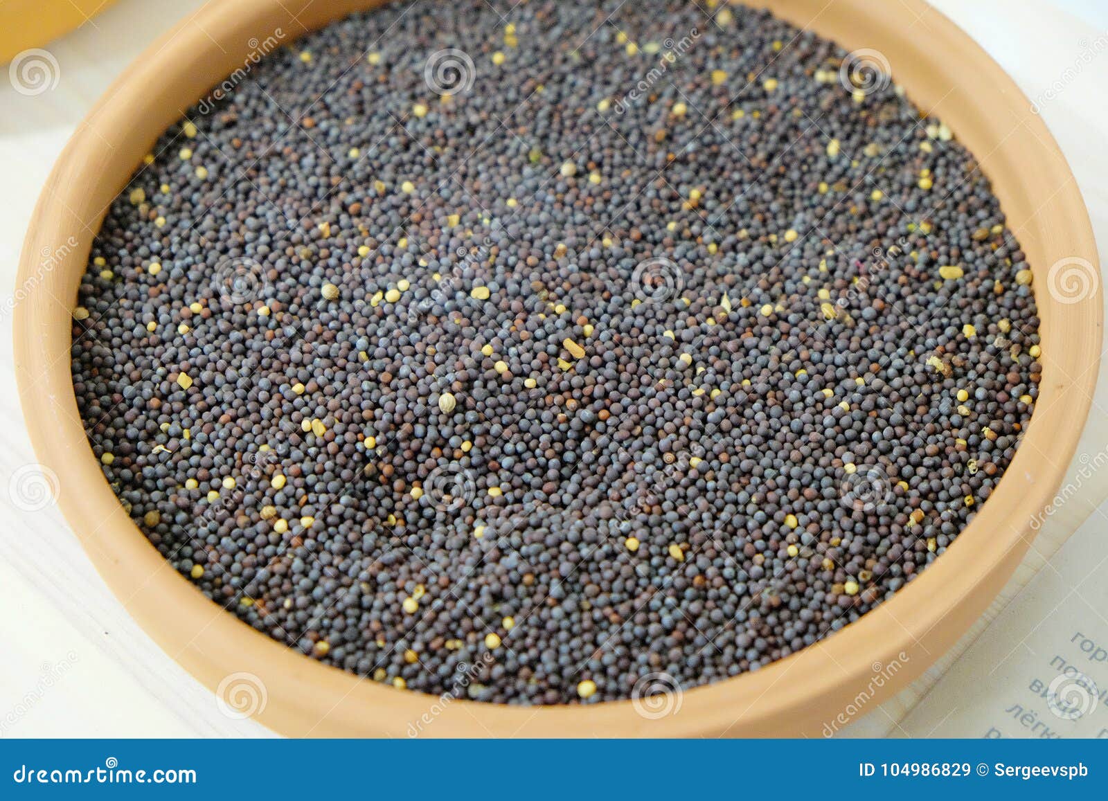 Sementes da mostarda preta imagem de stock. Imagem de condimento ...