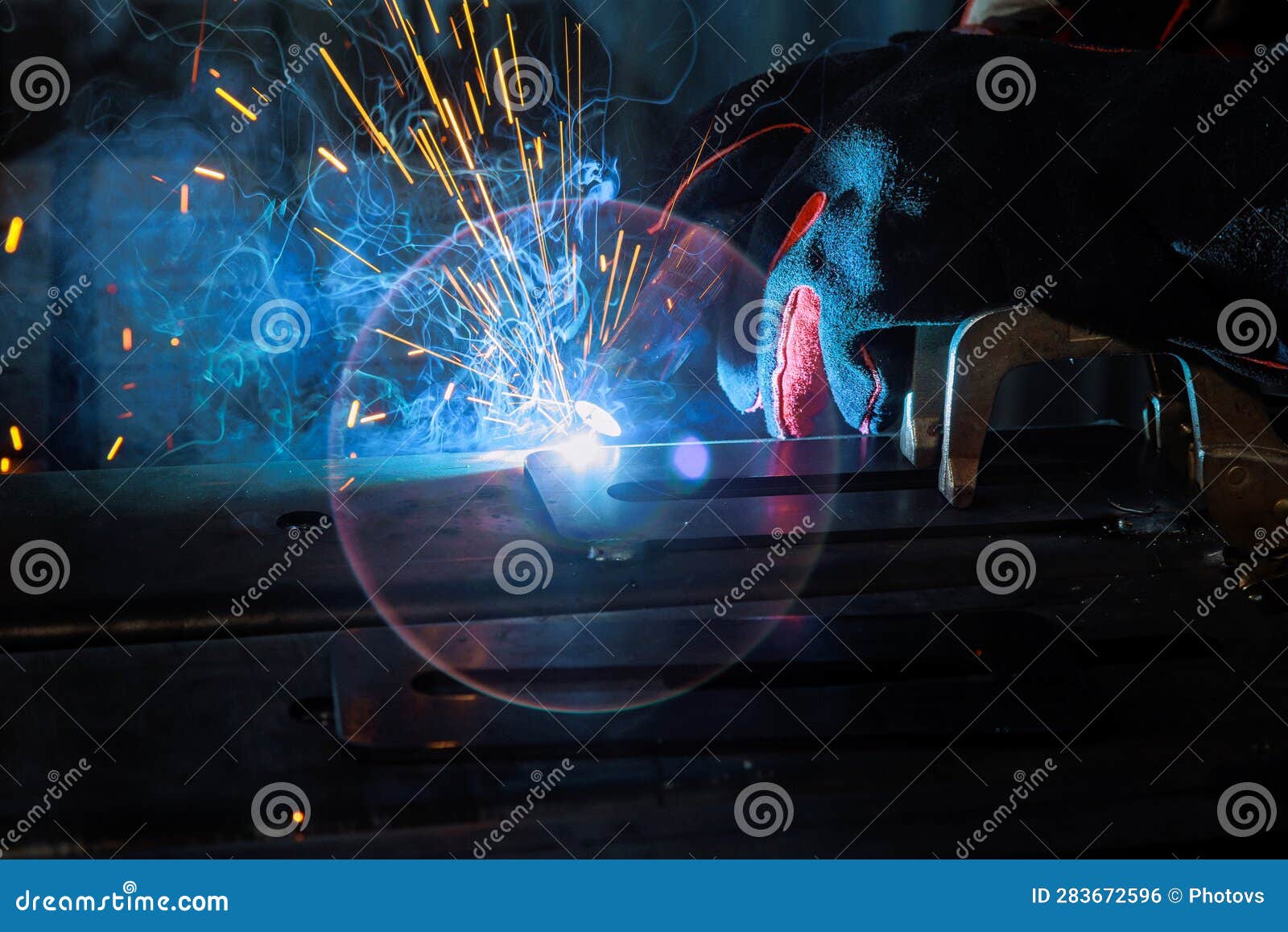 Semi-automatic Argon Arc Welding, Professional Welder Completes Welding ...