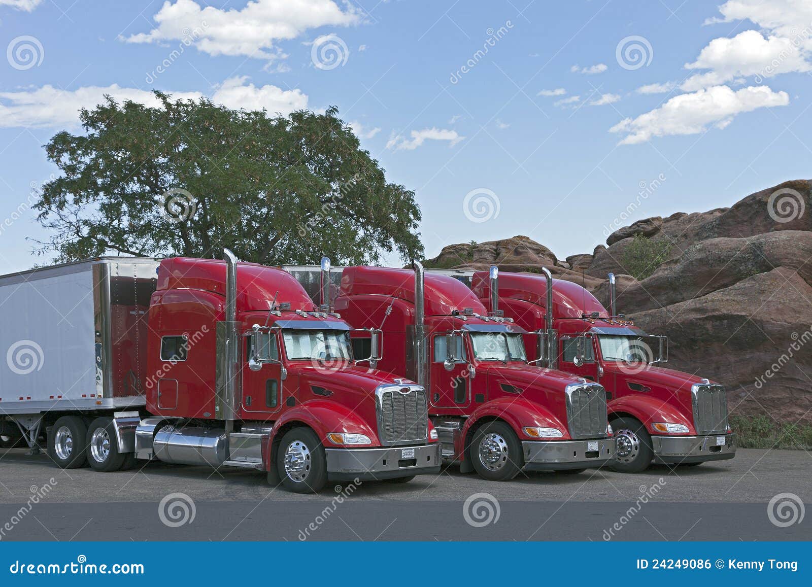 Semi Trucks Parked Together Stock Photo - Image of clouds, carry: 24249086