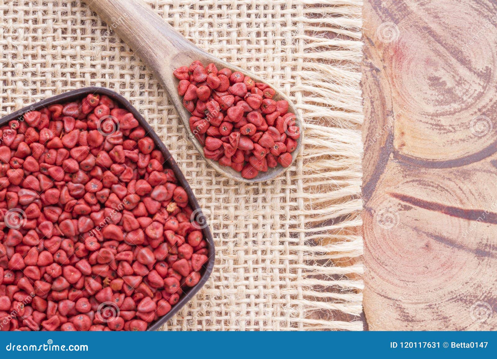 Semillas del achiote imagen de archivo. Imagen de pimenton - 120117631