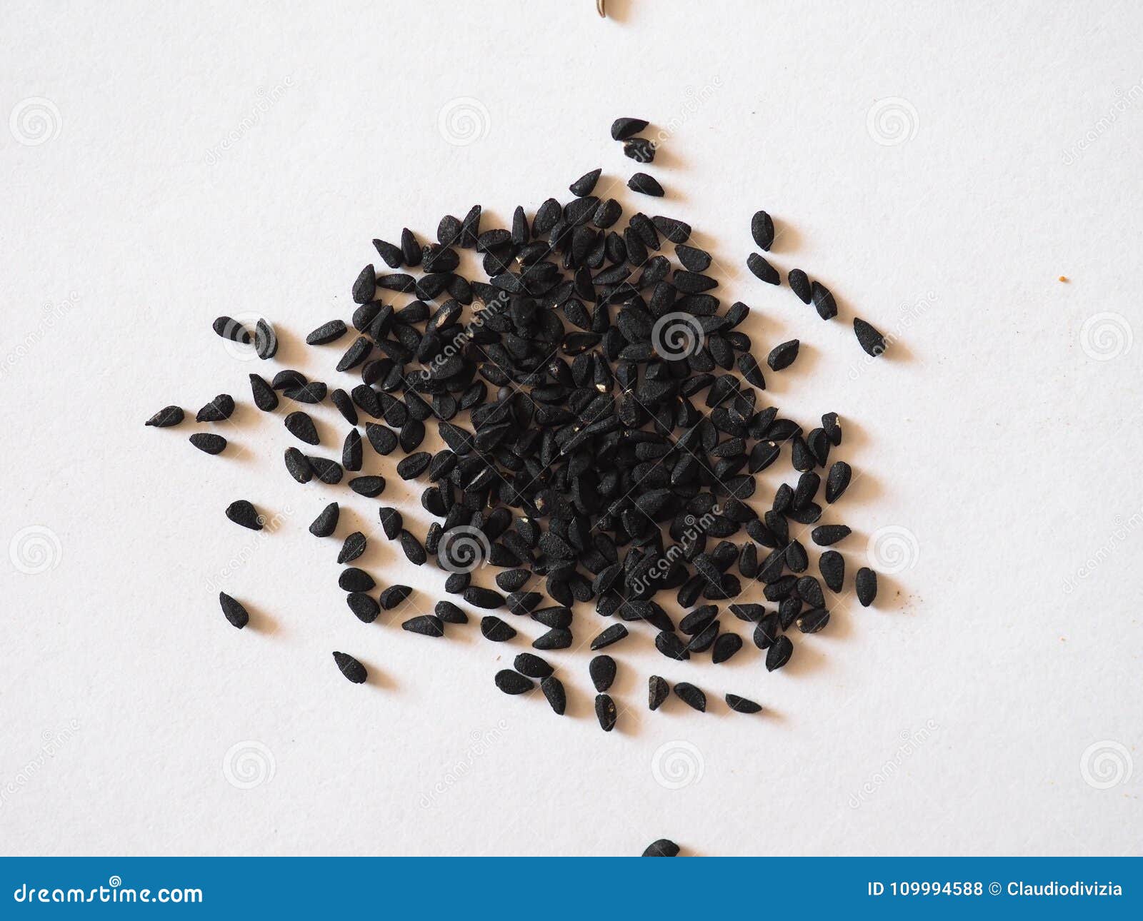 Semillas Negras Del Comino (Nigella Sativa) Foto de archivo - Imagen de ...