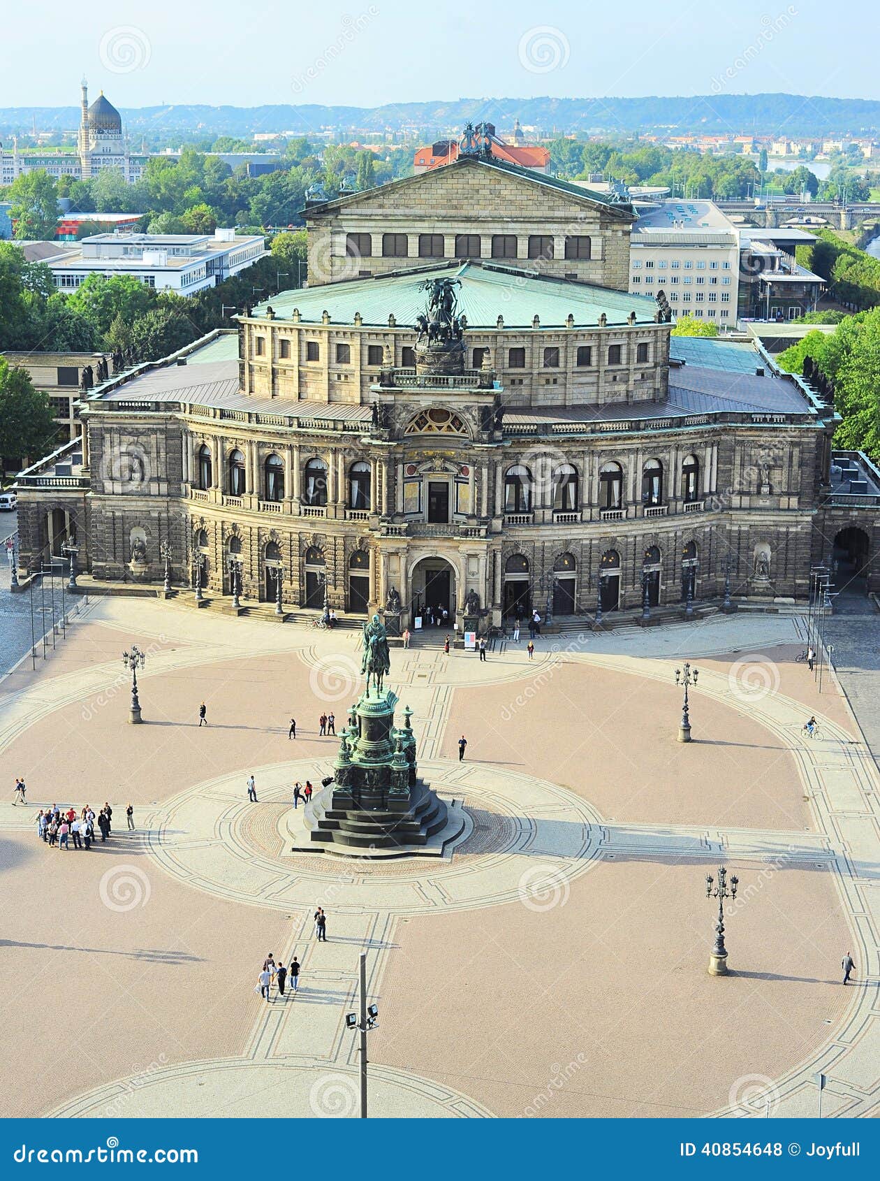 Semper Opera House editorial stock photo. Image of built - 40854648