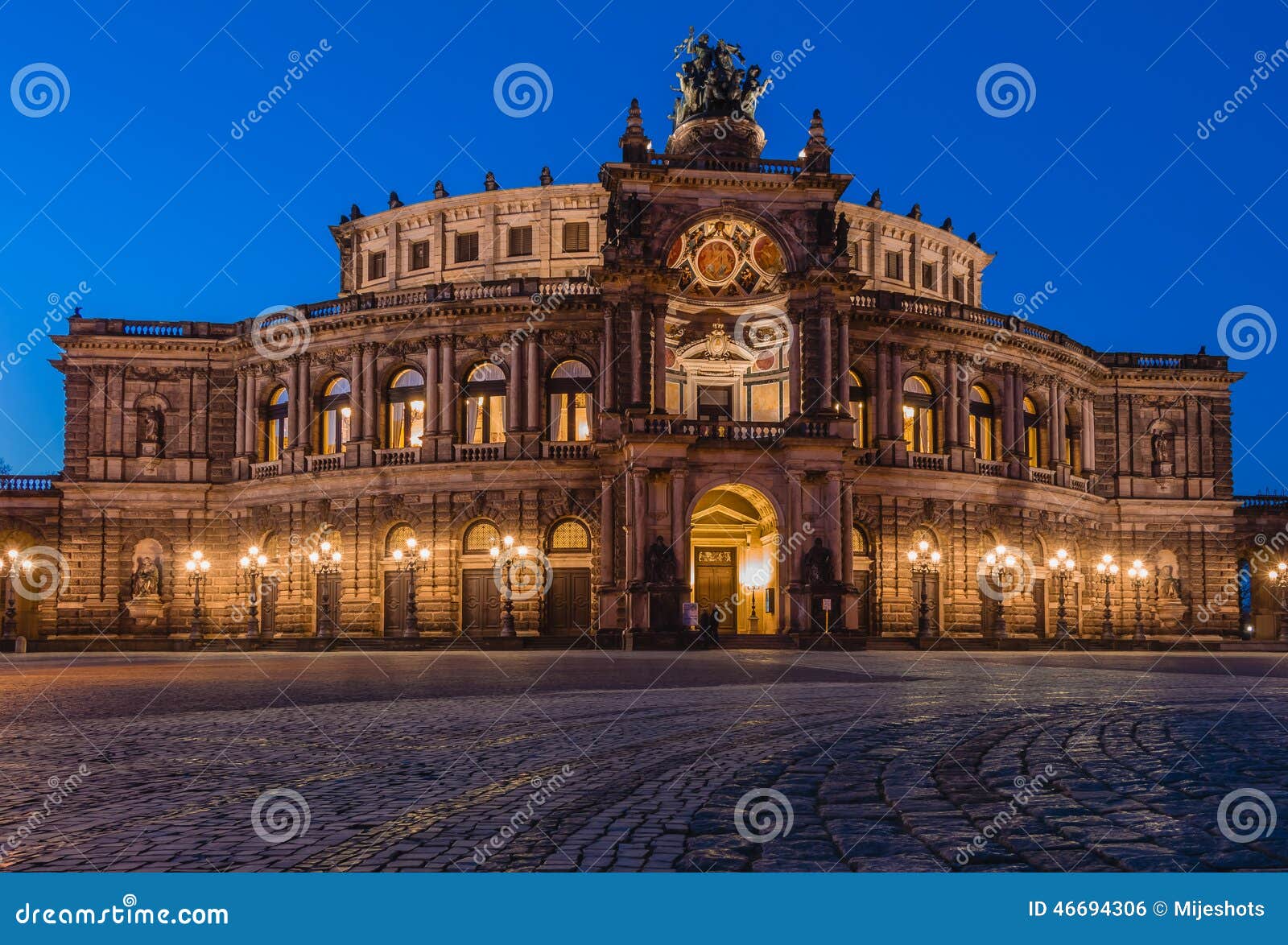 Semper Opera House in Dresden (Semperoper) Stock Photo - Image of ...