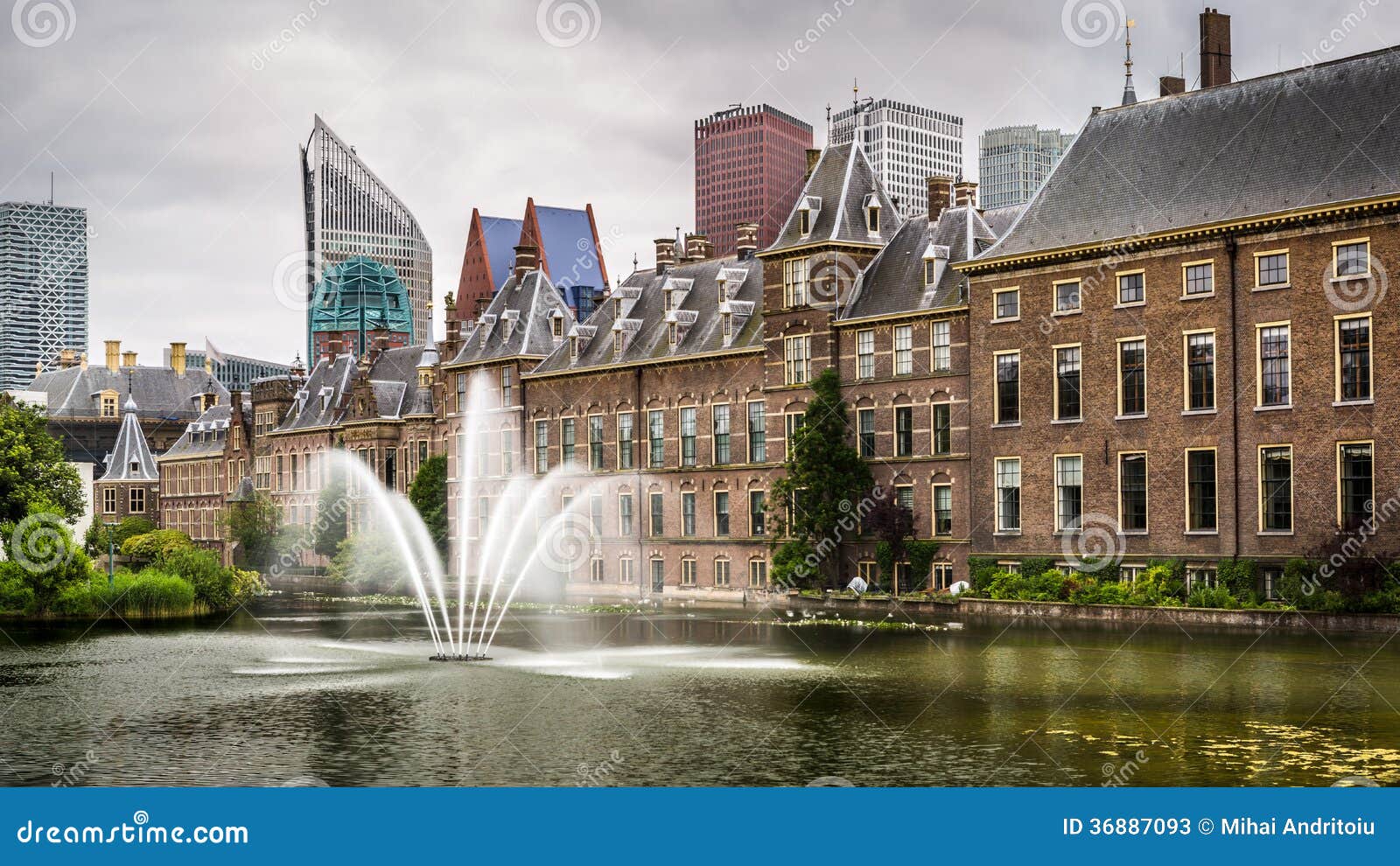 Senaat De Bouw Van Het Nederlandse Complexe Parlement Stock Afbeelding ...