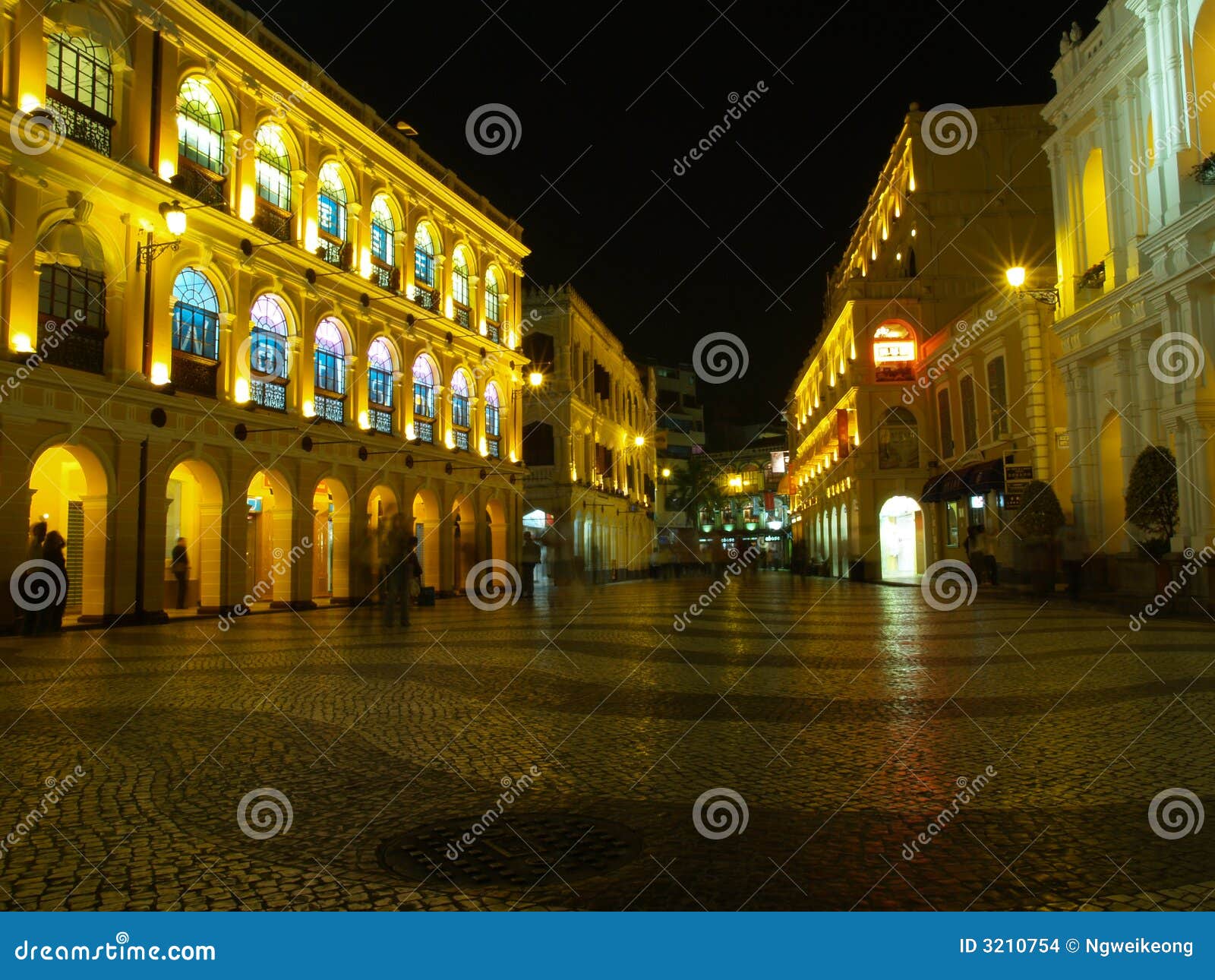 Senado Square, Macau editorial stock image. Image of doors - 3210754
