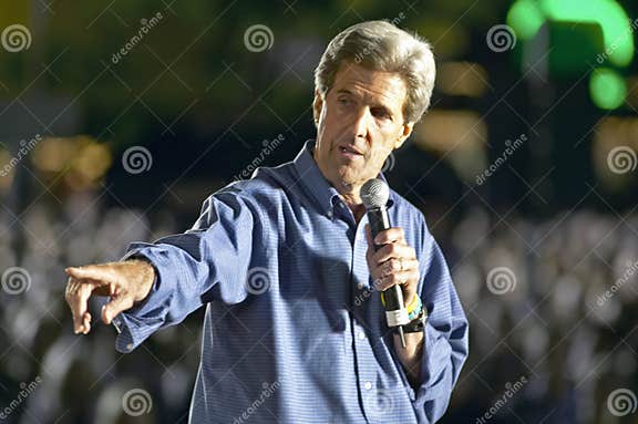 Senator John Kerry editorial image. Image of crowd, arizona - 26278395