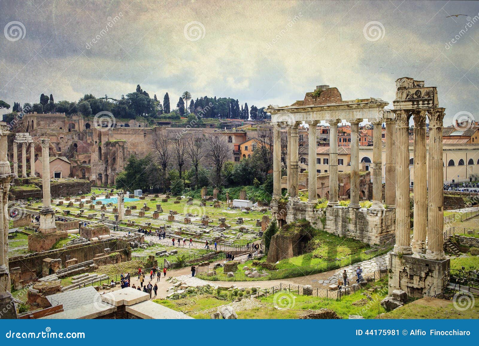 Senatus PopulusQue Romanus imagen de archivo. Imagen de turismo - 44175981