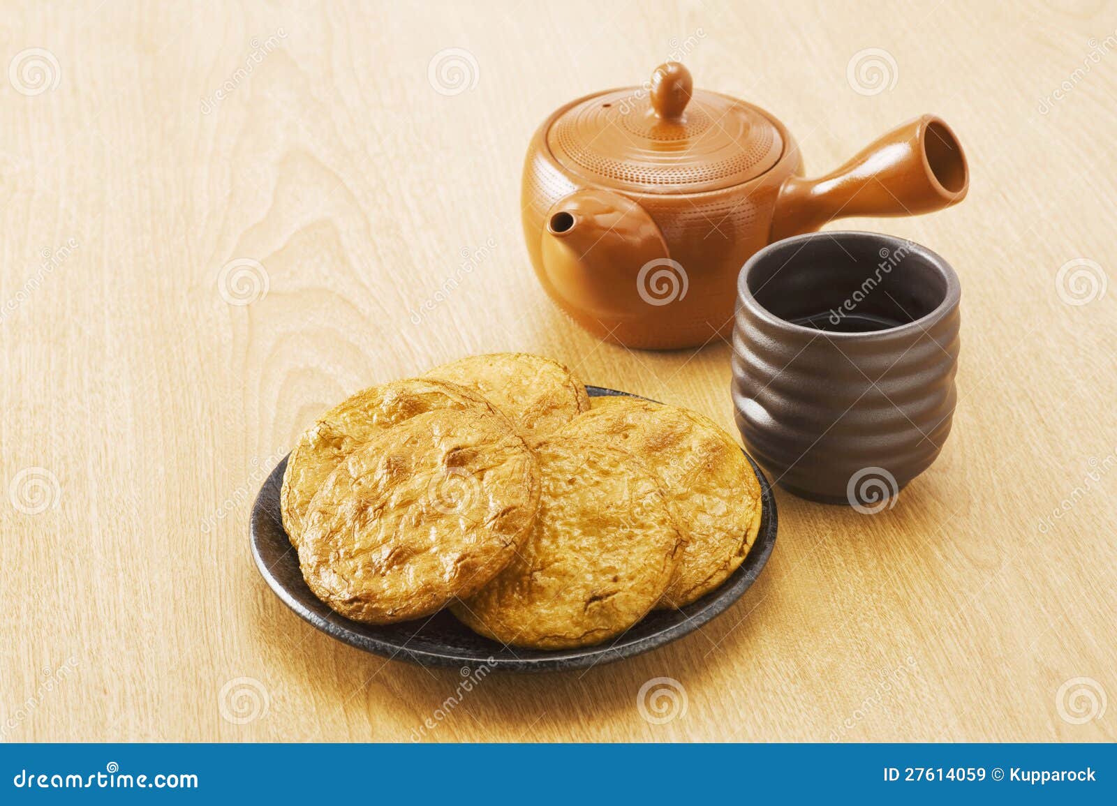 Senbei and green tea stock image. Image of sauce, drink - 27614059