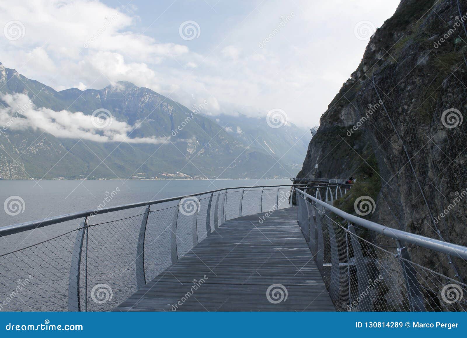 Sendero imagen de archivo. Imagen de exterior, hermoso - 130814289