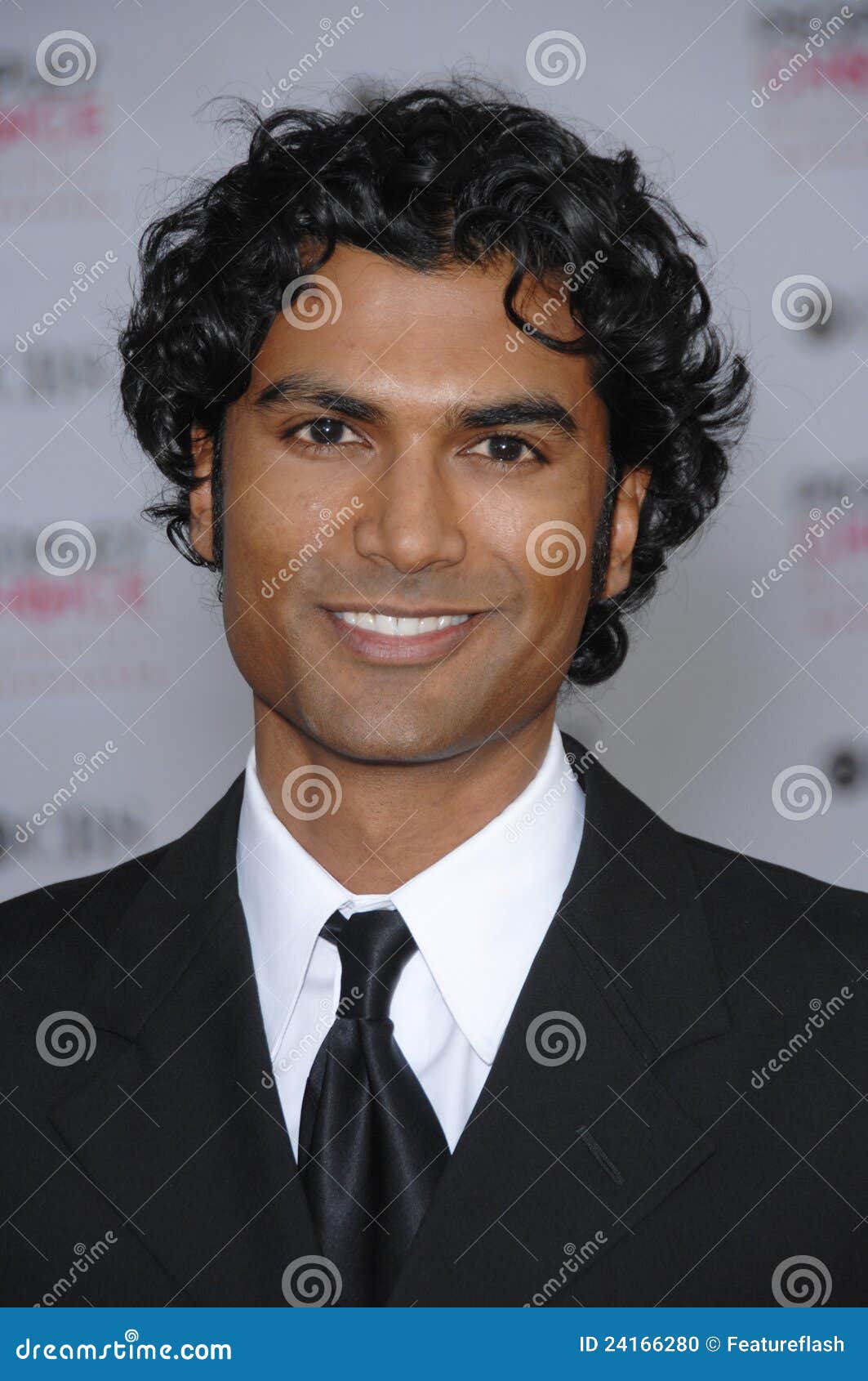 Sendhil Ramamurthy editorial image. Image of paul, smith - 24166280