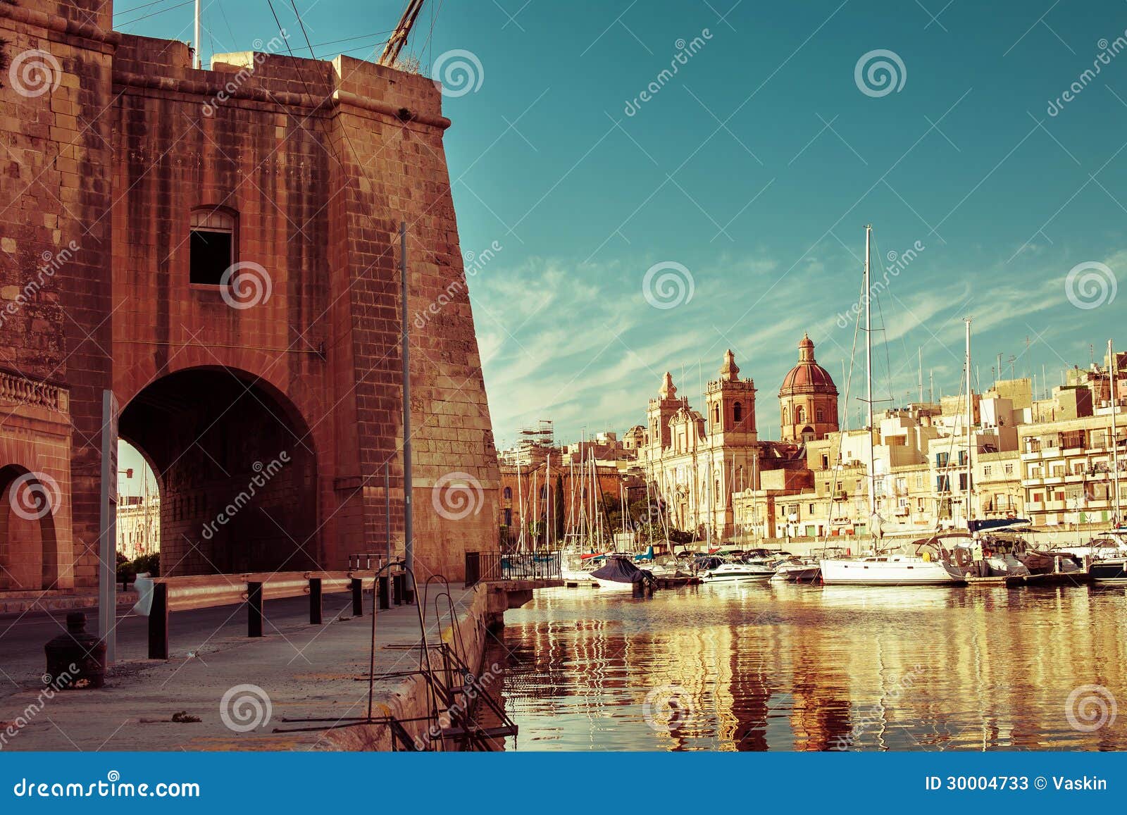 Senglea Seafront and View Vittiriosa Seafront Stock Image - Image of ...