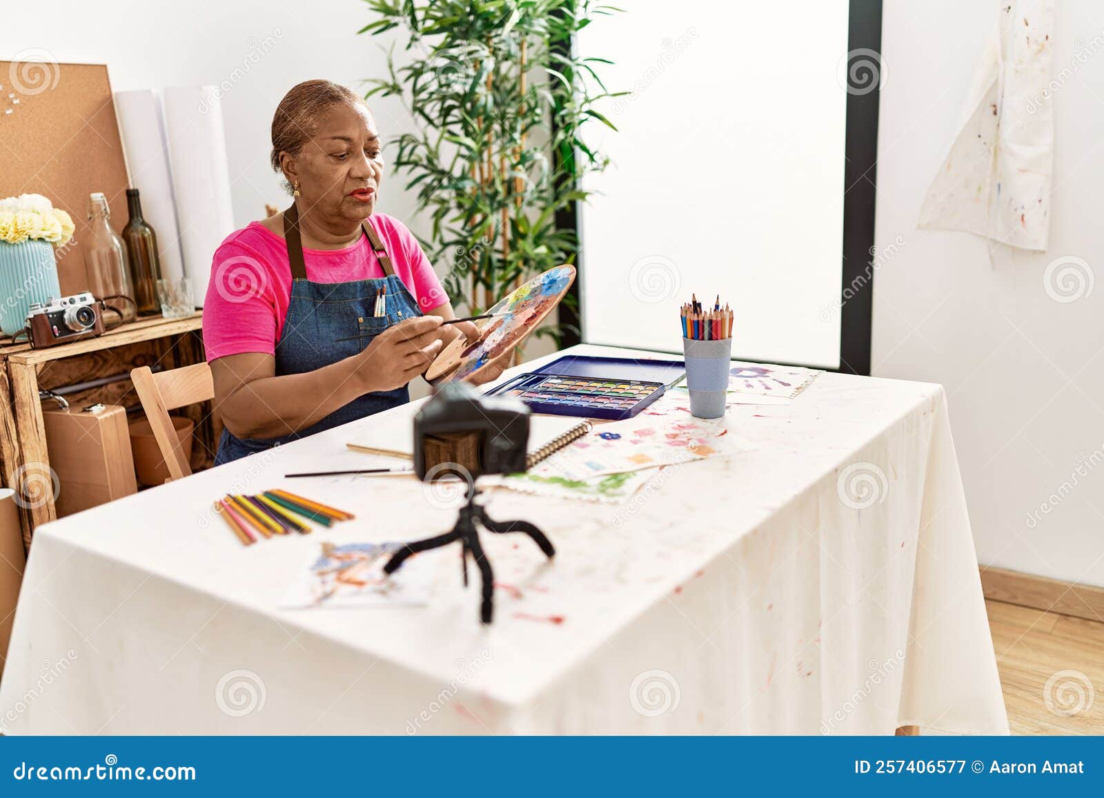 Senior African American Woman Recording Draw Tutorial at Art Studio ...