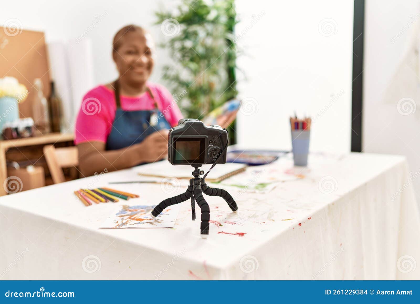 Senior African American Woman Recording Draw Tutorial at Art Studio ...