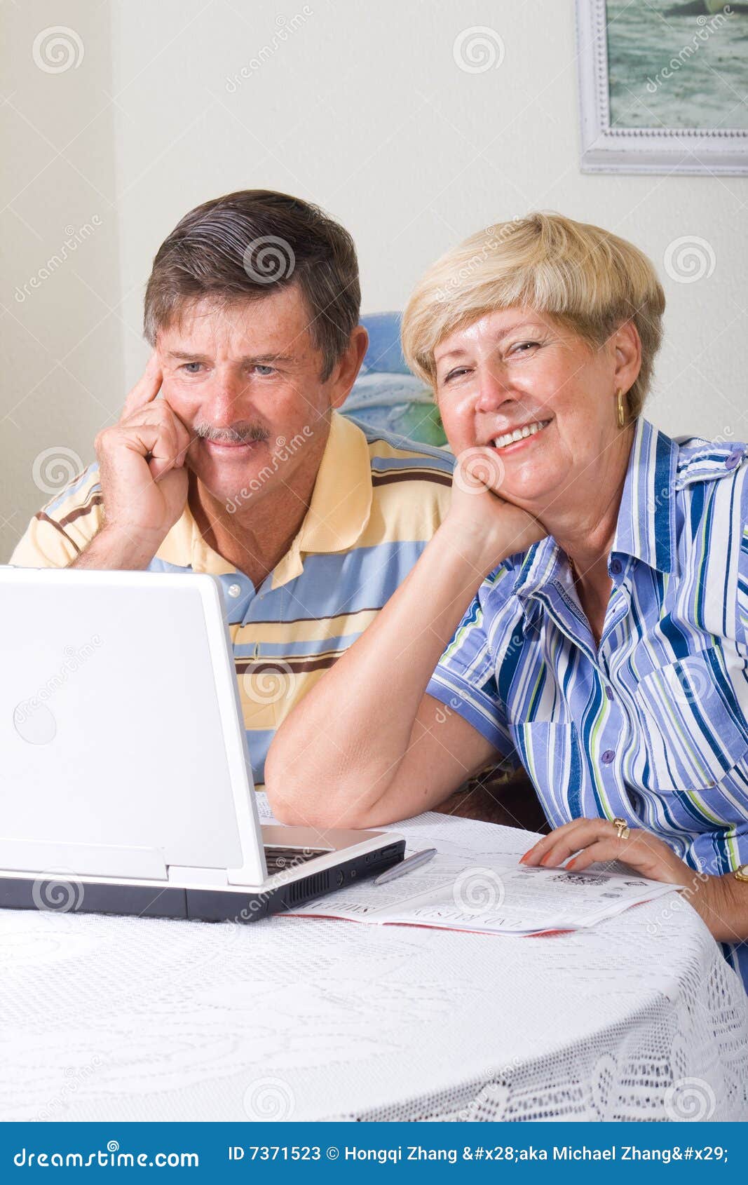 Senior couple use computer stock image. Image of happy - 7371523