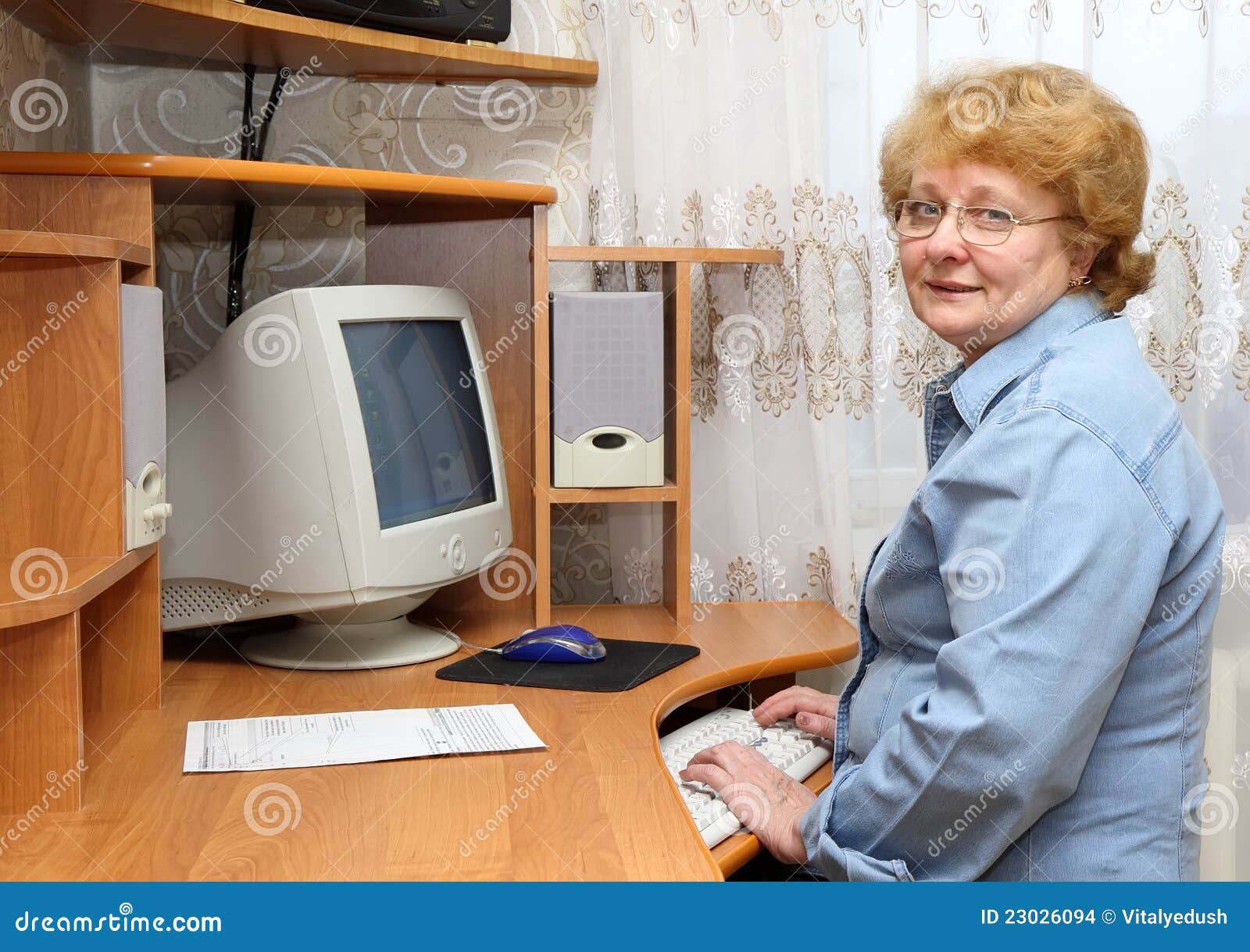Senior Lady Learn a Computer. Stock Photo - Image of senior, monitor ...