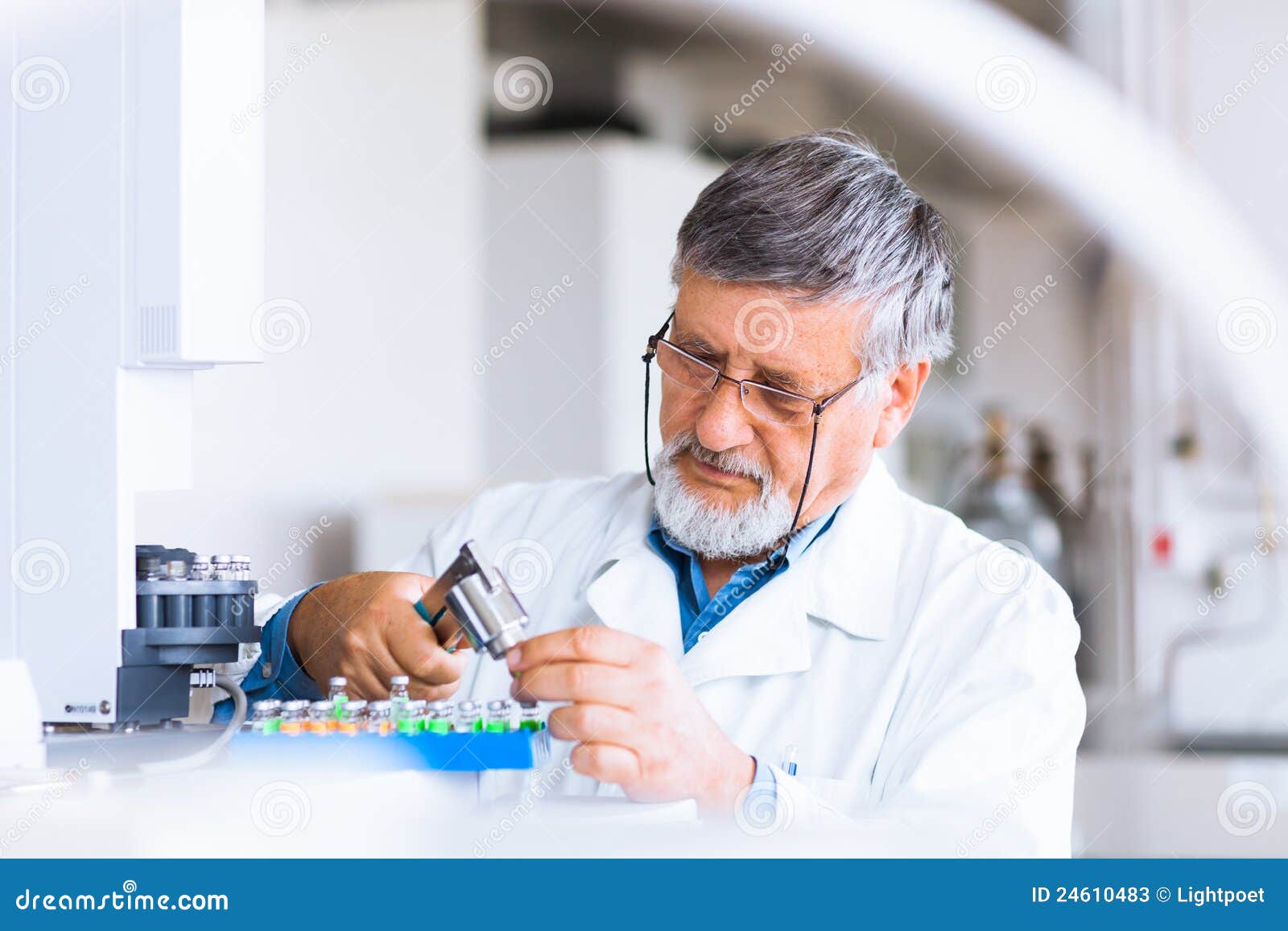 Senior Male Researcher in a Lab Stock Image - Image of experiment, male ...