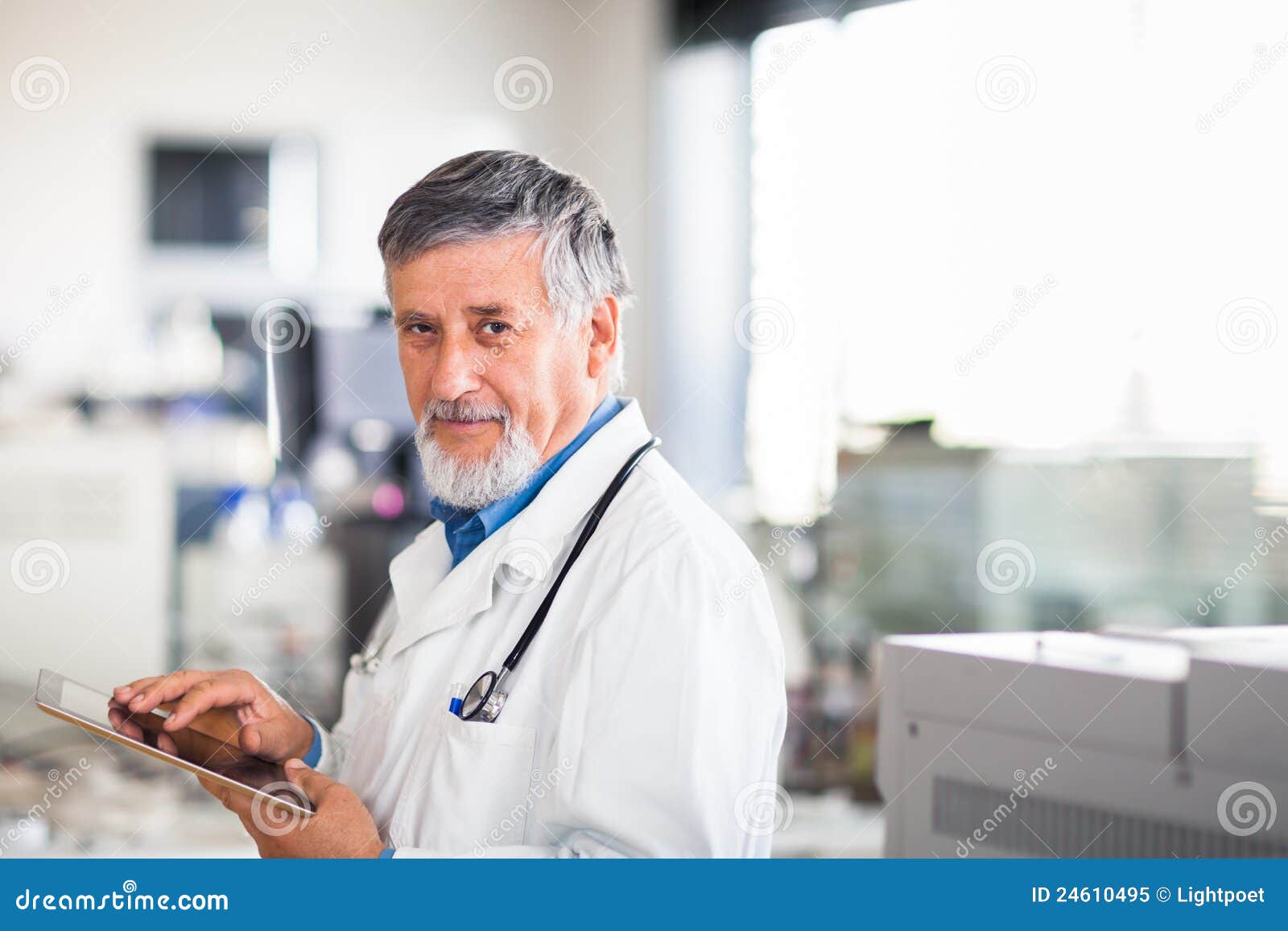 Senior Male Researcher in a Lab Stock Image - Image of flask, analysis ...