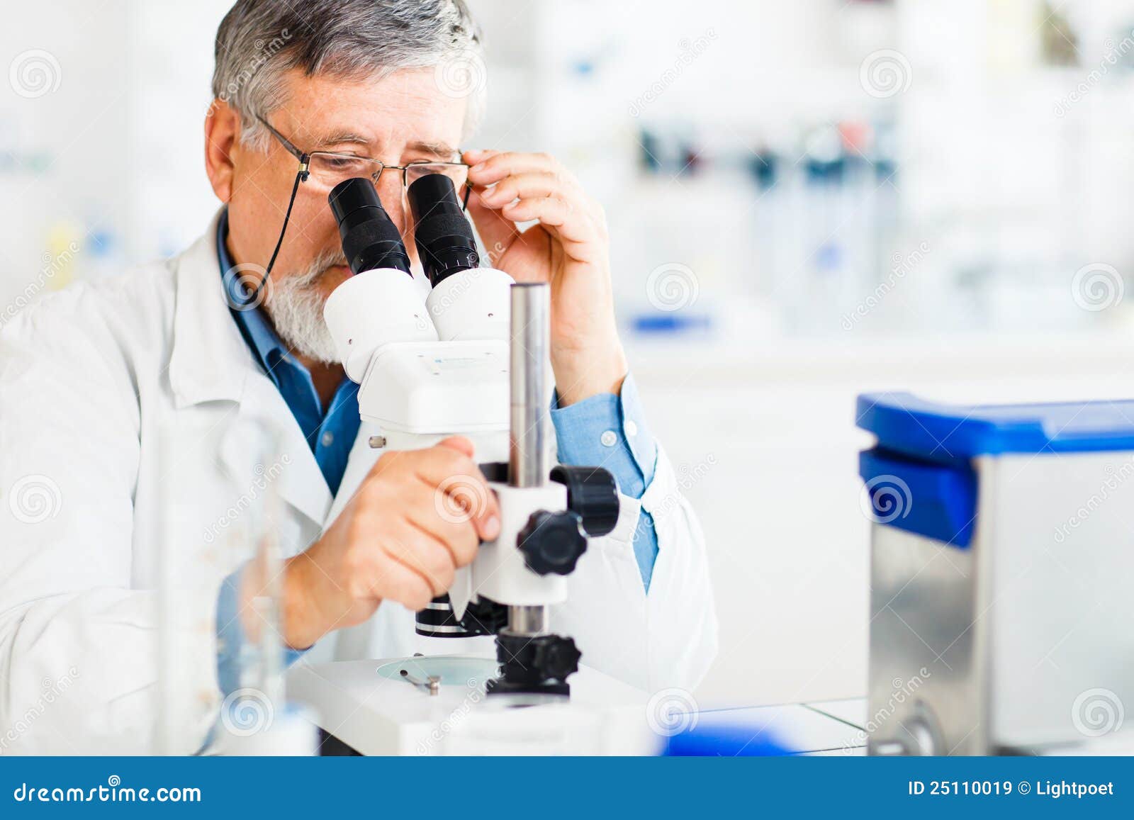 Senior Male Researcher in a Lab Stock Image - Image of experiment ...