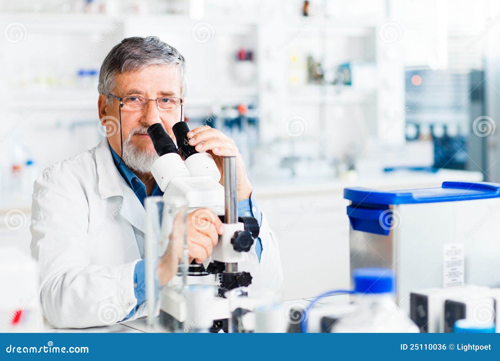 Senior Male Researcher in a Lab Stock Photo - Image of head, chemical ...