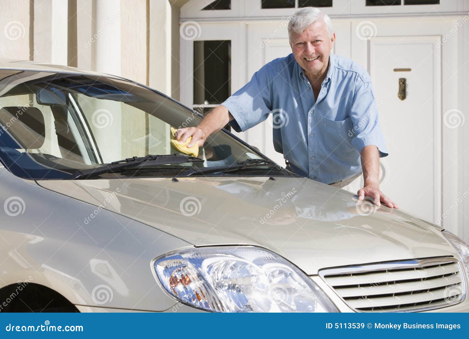Senior man cleaning car stock image. Image of house, cleaning - 5113539