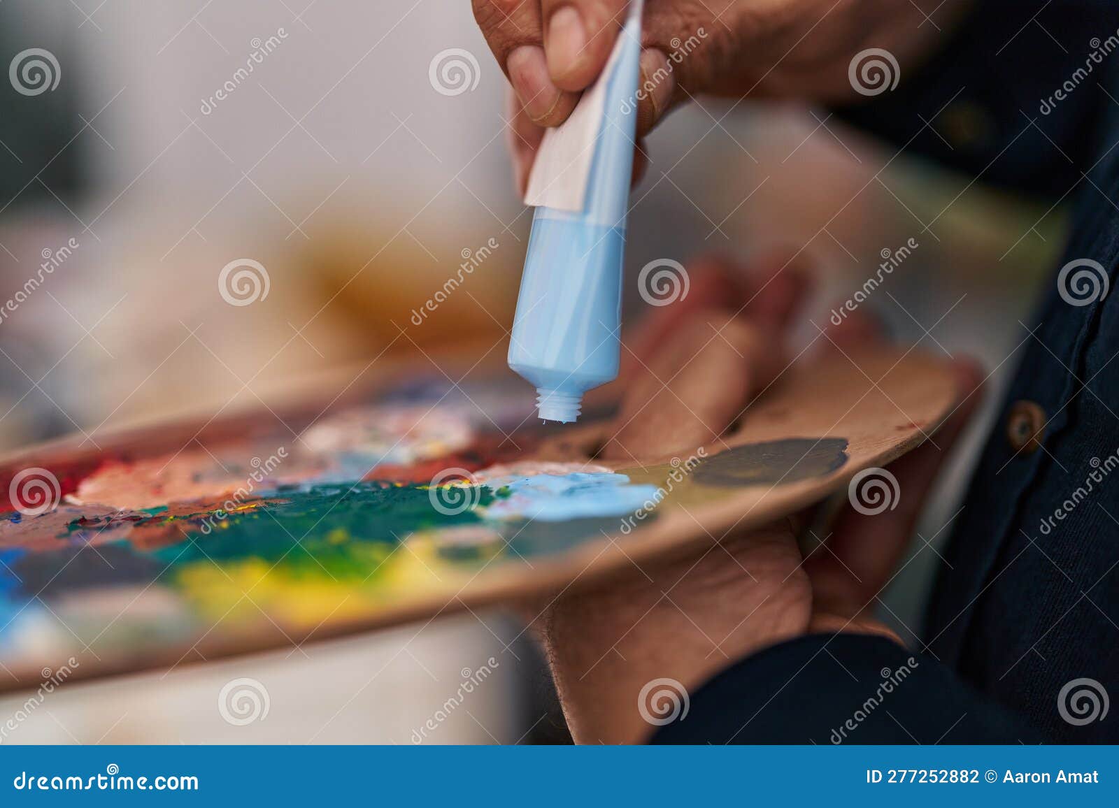 Senior Man Mixing Color on Palette at Art Studio Stock Photo - Image of ...