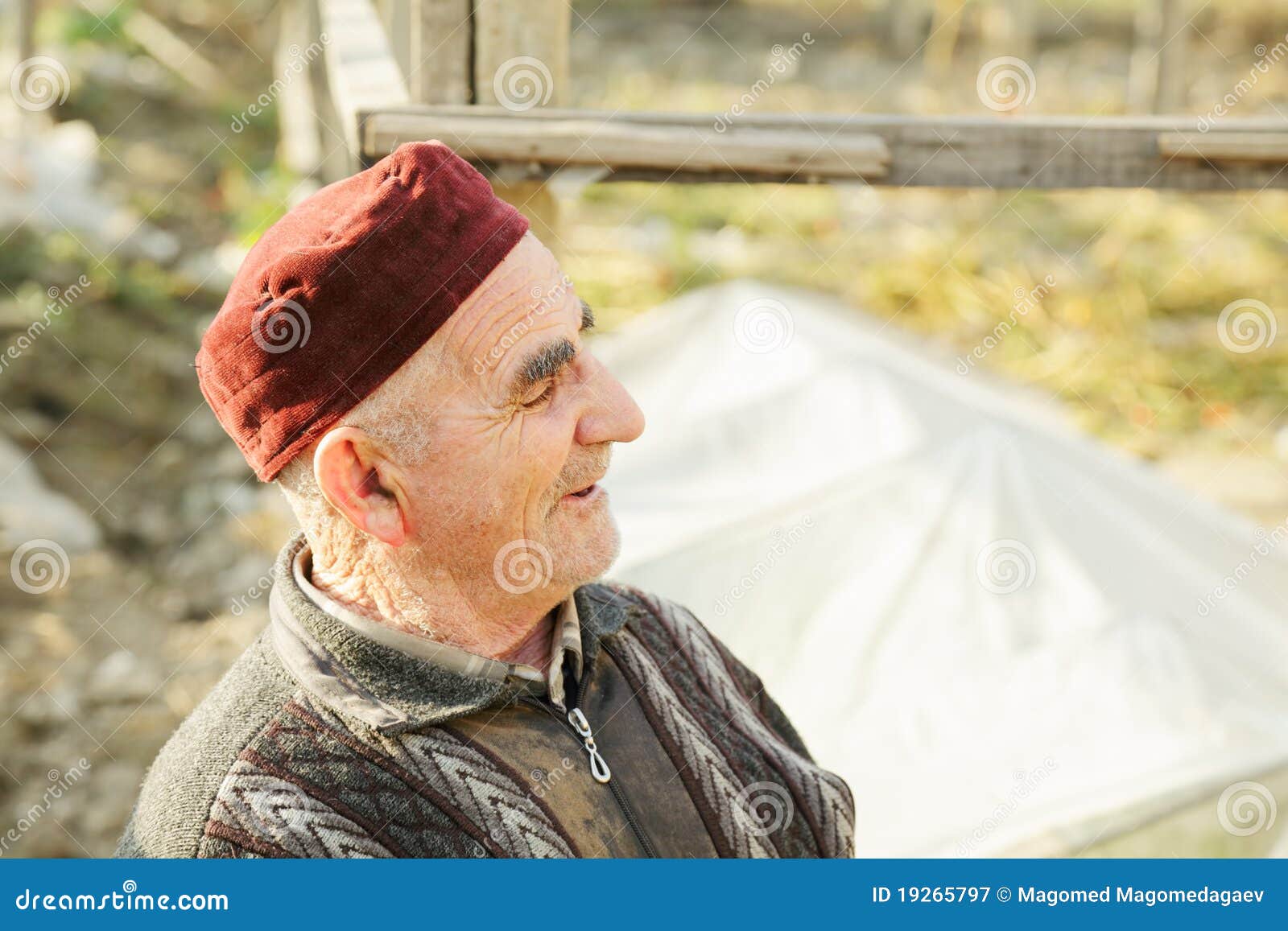 Senior man in red cap stock image. Image of casual, sunlight - 19265797