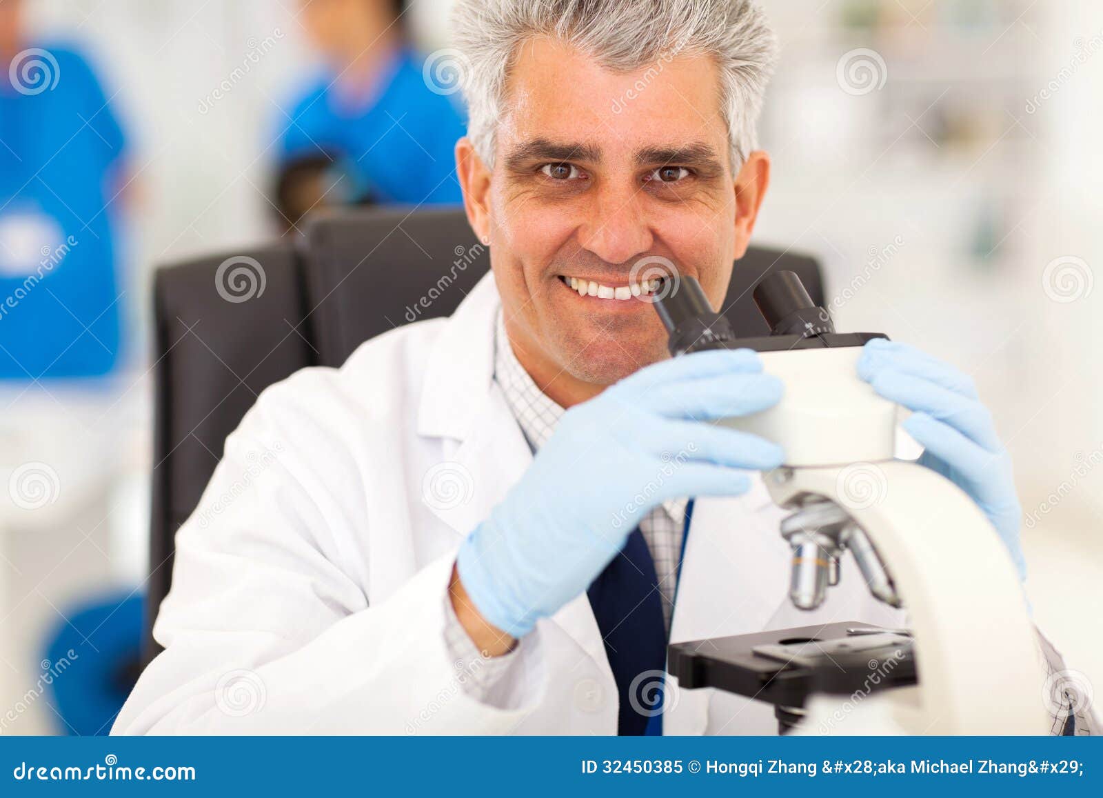 Senior medical reseacher stock image. Image of analysis - 32450385