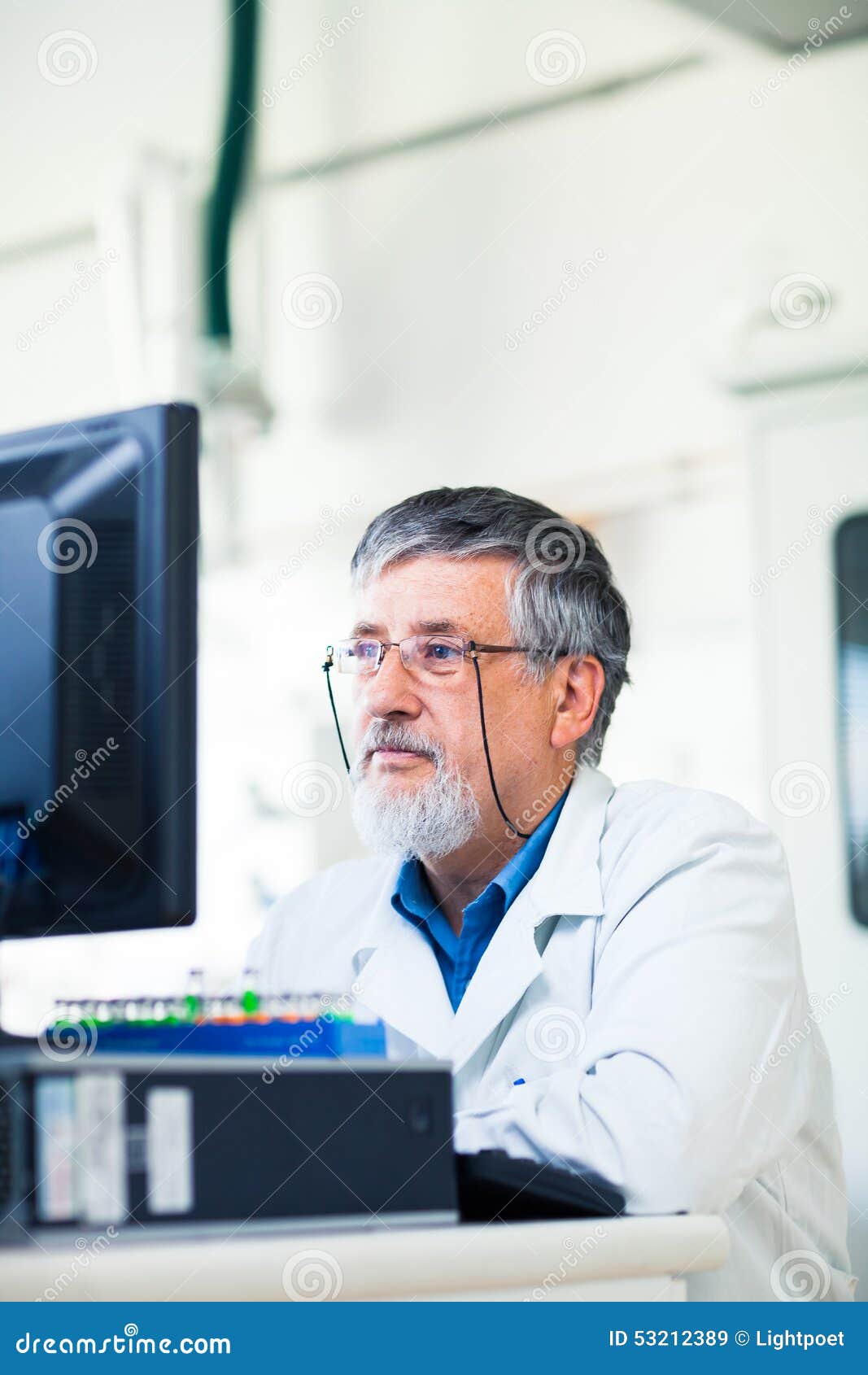 Senior Researcher Using a Computer in the Lab Stock Image - Image of ...