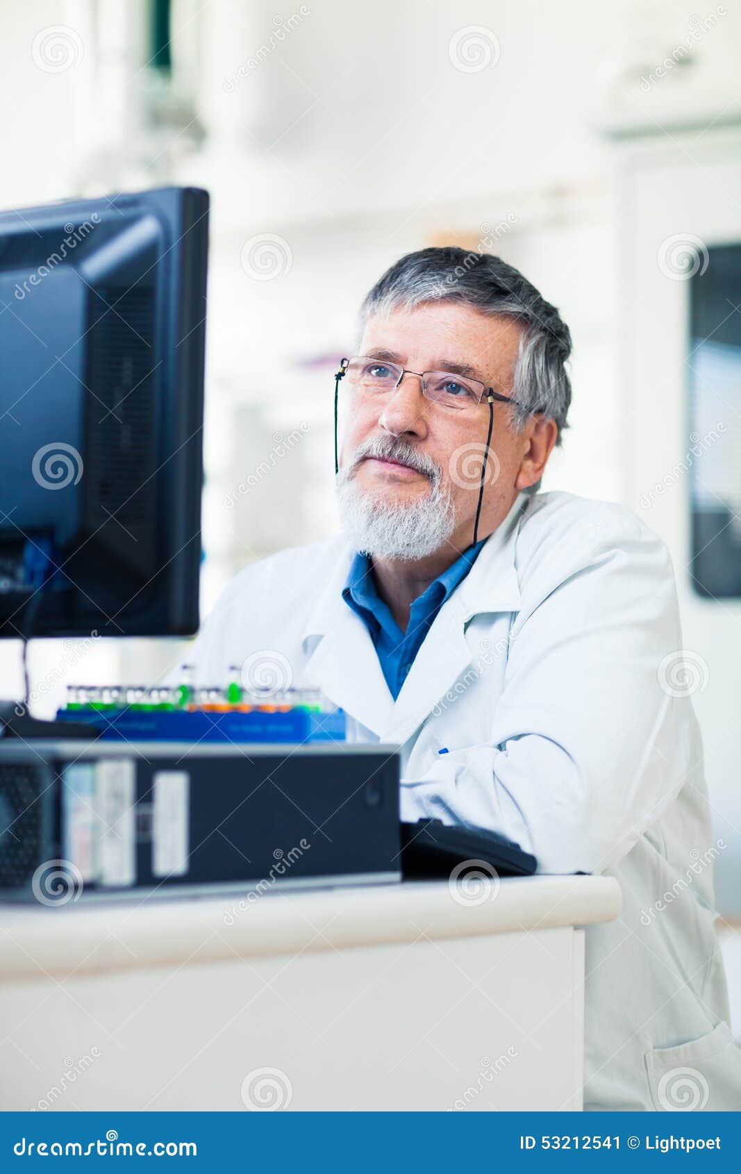 Senior Researcher Using a Computer in the Lab Stock Image - Image of ...