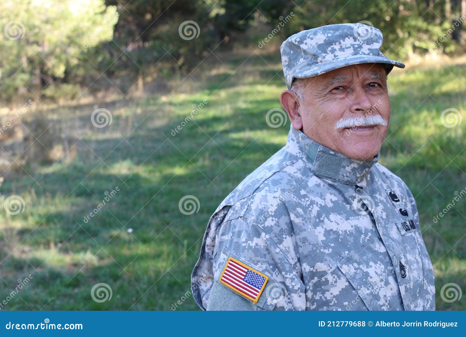 Senior USA Army Soldier in Uniform Stock Photo - Image of male, elder ...